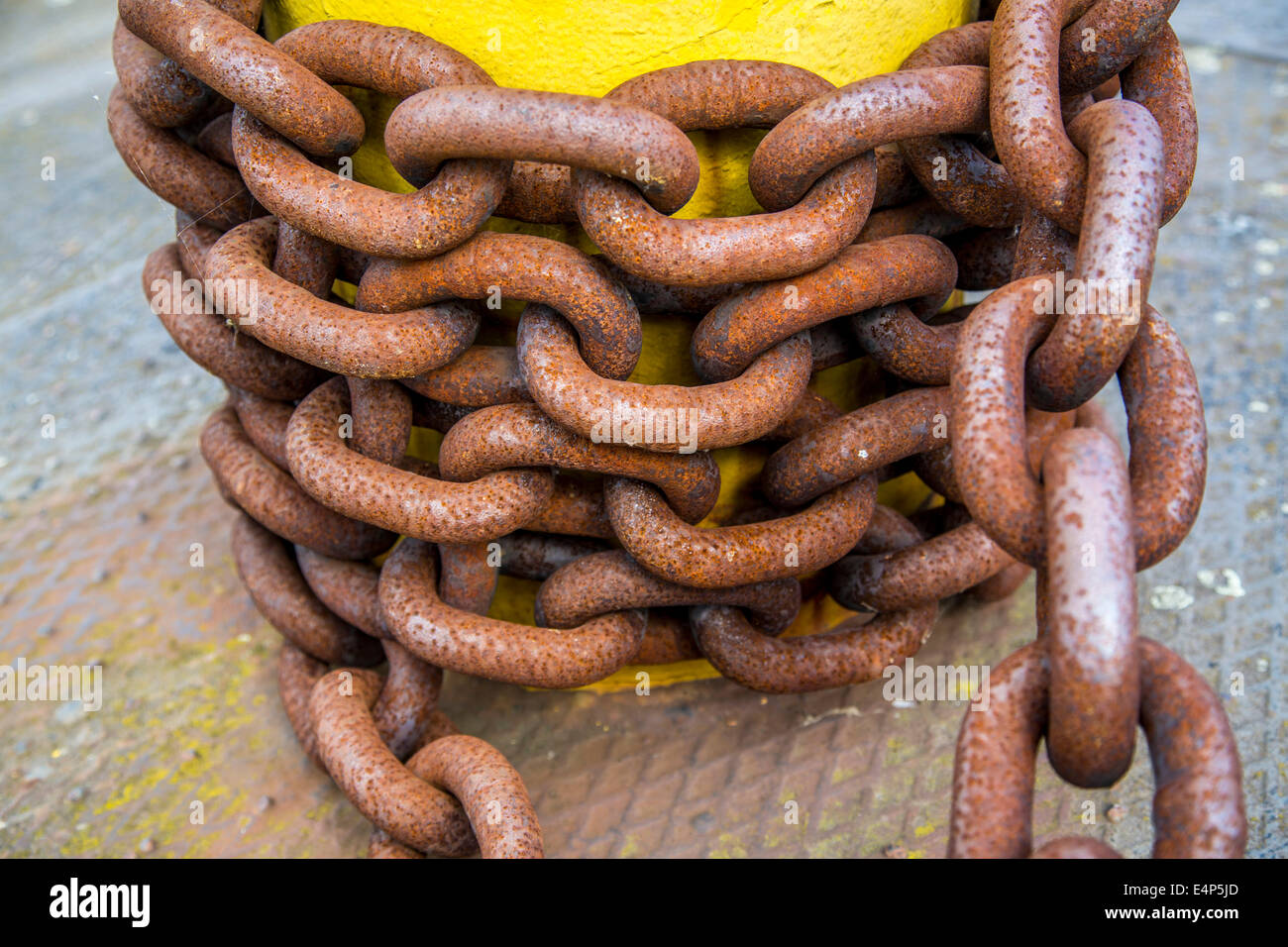 Rusted chains, chain links of a chain attachment Stock Photo - Alamy