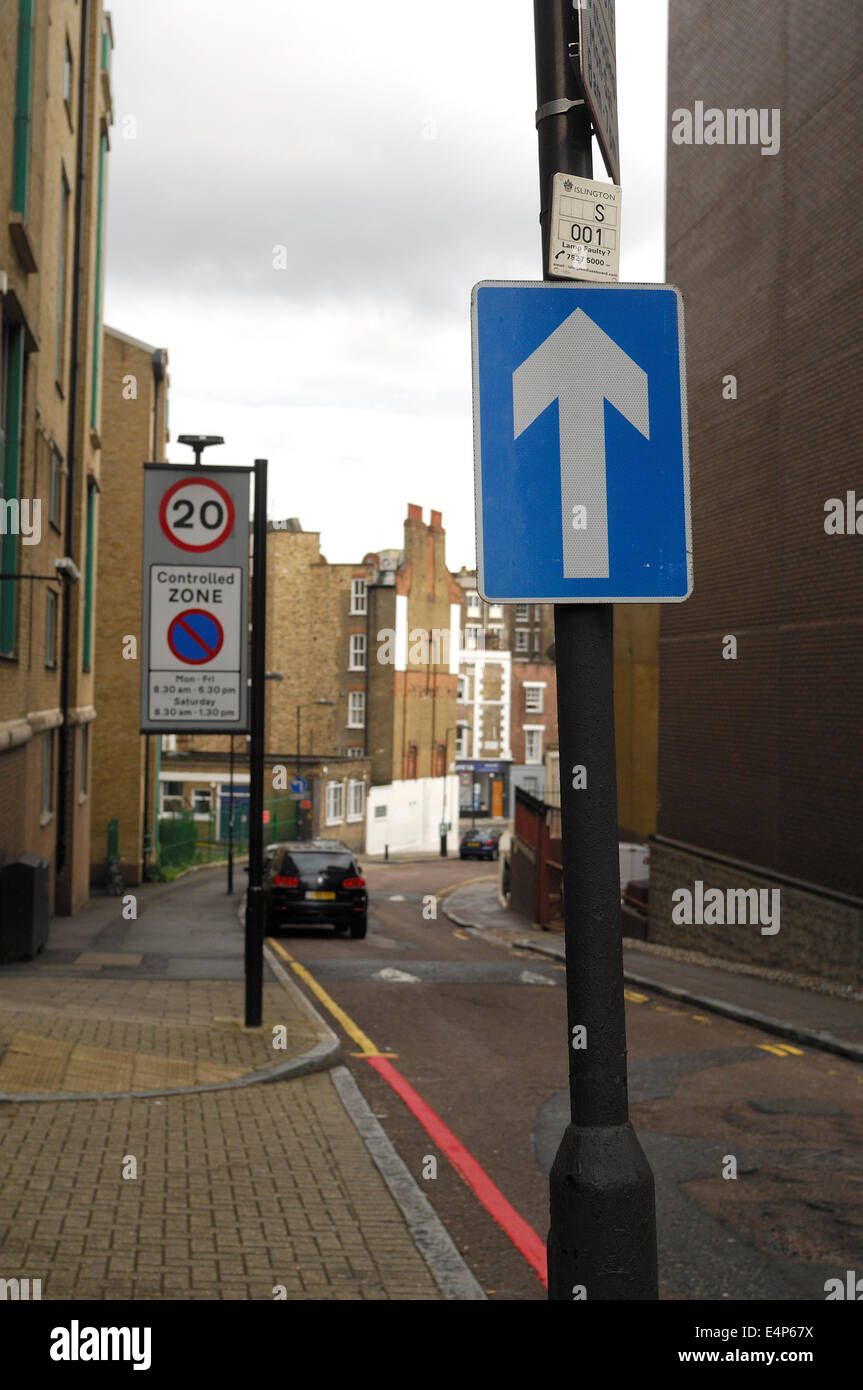 One way street in London Stock Photo - Alamy