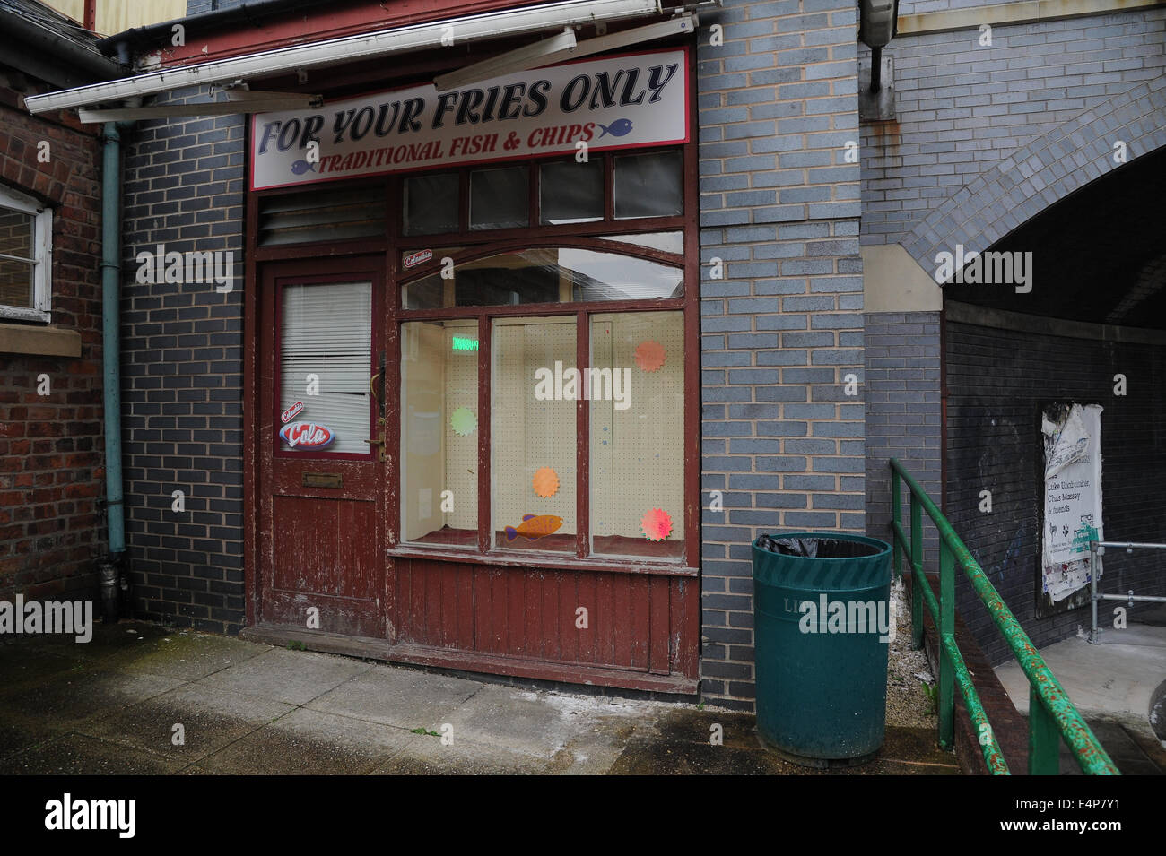 Chippy on the set of Coronation Street at the ITV Granada Studios, Quay ...