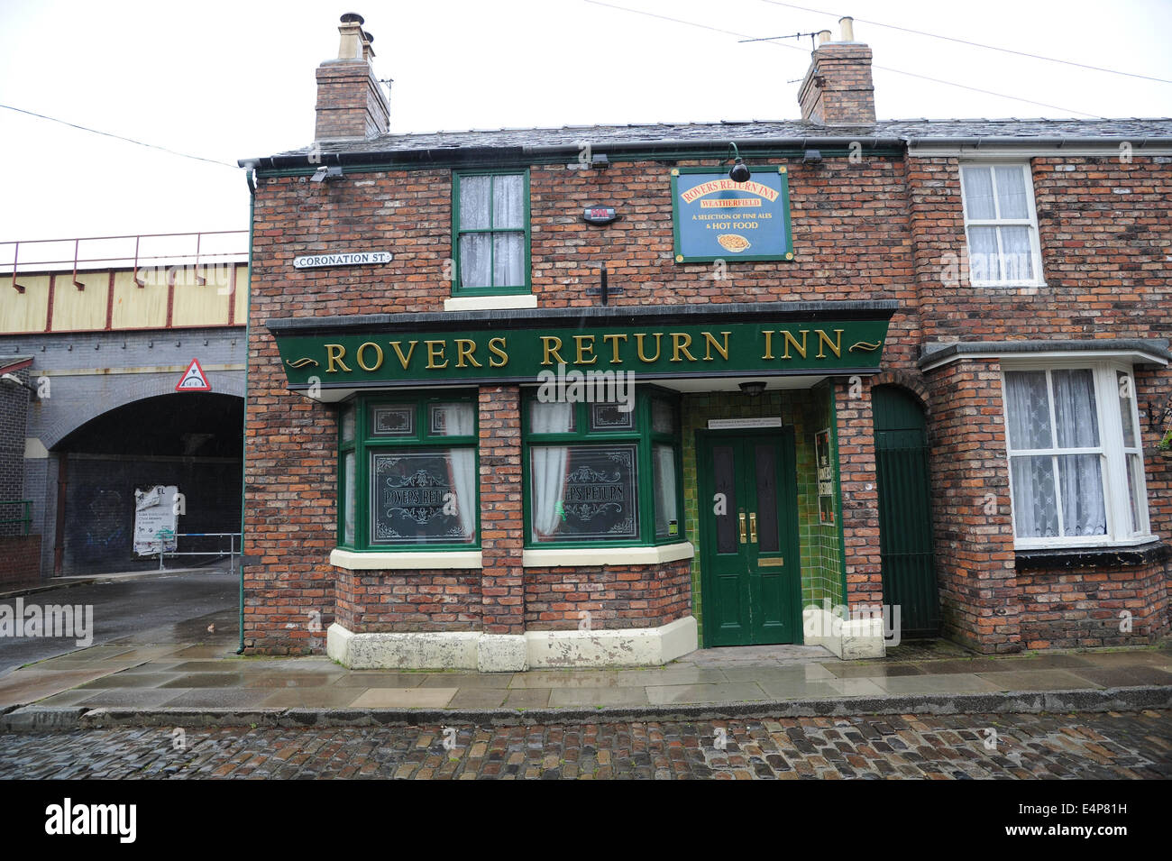 The Rovers Return at the original Coronation Street Set, Granada Studio ...