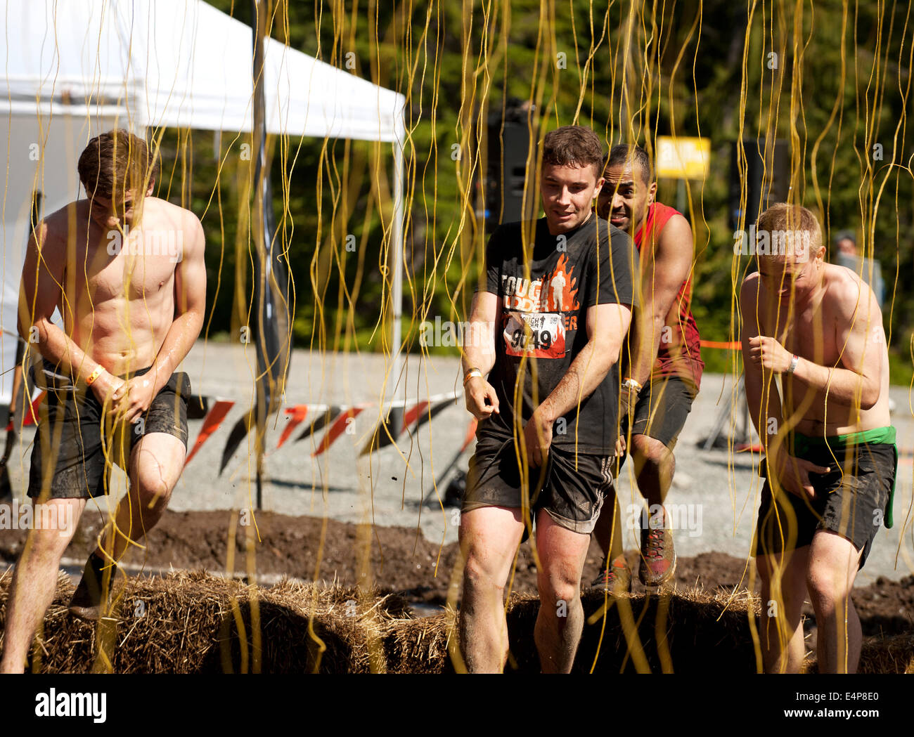 Tough mudder wires hi-res stock photography and images - Alamy