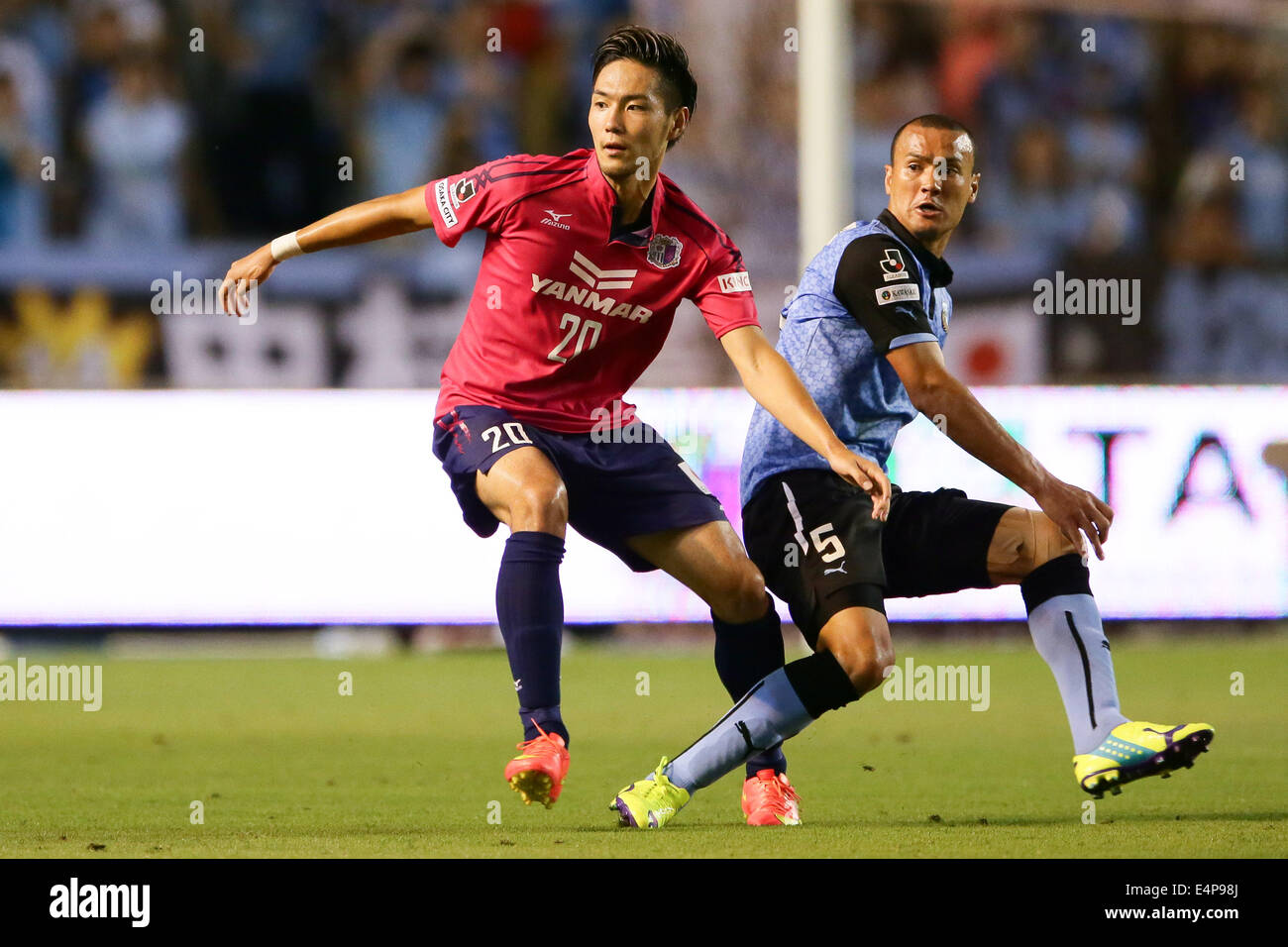 KINCHO Stadium, Osaka Japan. 23rd Apr, 2014. Kenyu Sugimoto (Cerezo), Jeci (Frontale), APRIL 23 ...