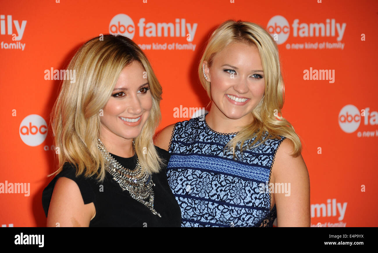 Emily Osment And Ashley Tisdale
