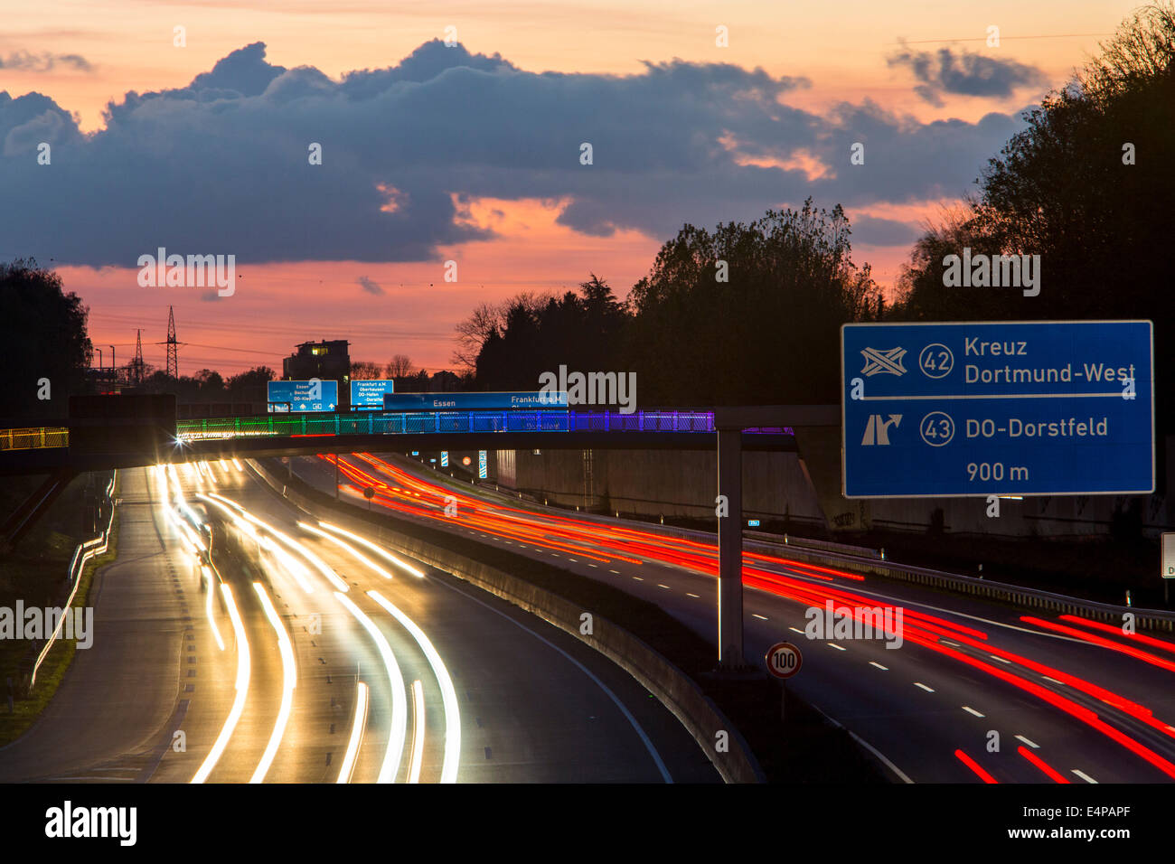 A40 motorway, Ruhrschnellweg, direction Essen, before the motorway ...