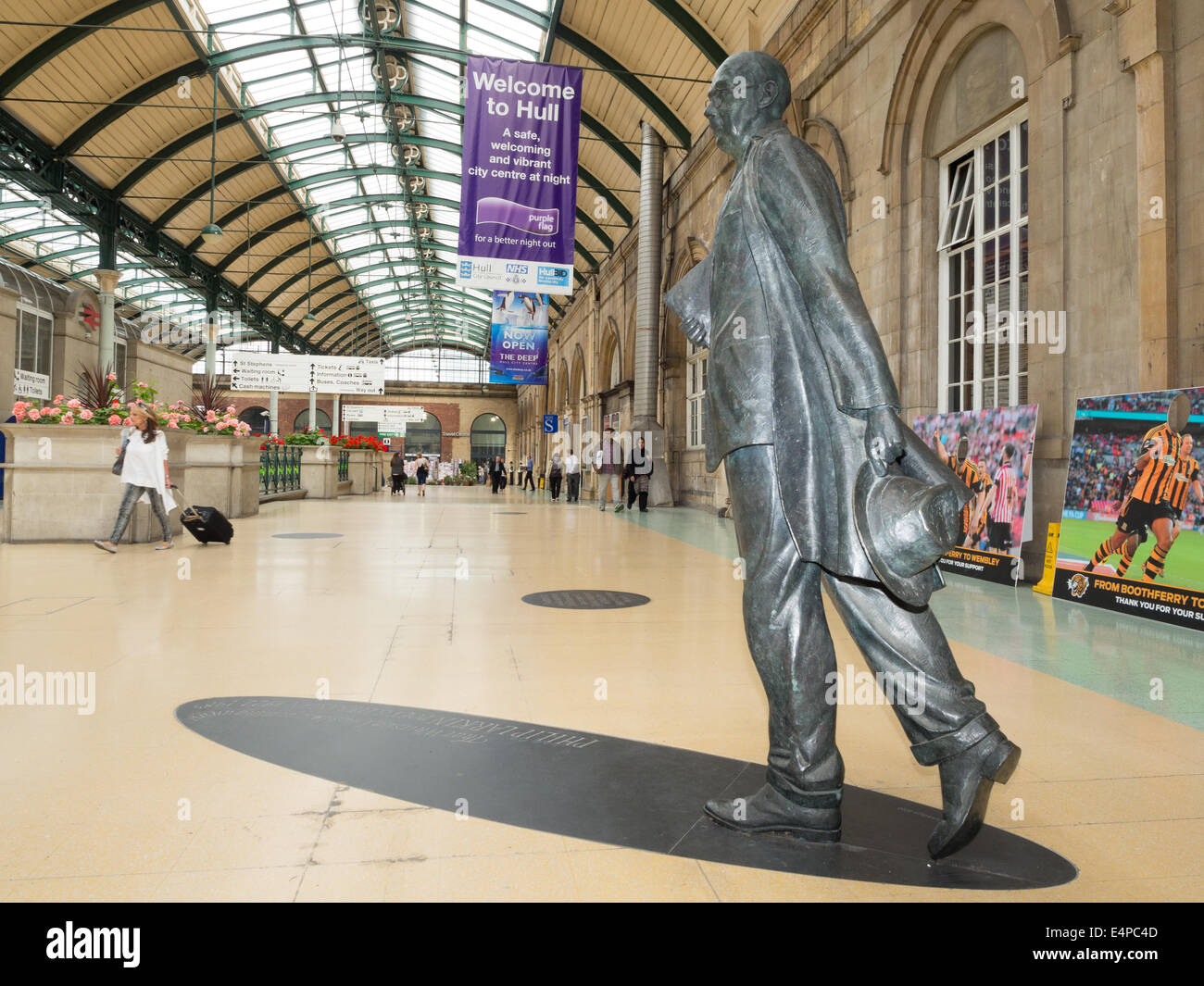 Philip larkin hull librarian hi-res stock photography and images - Alamy