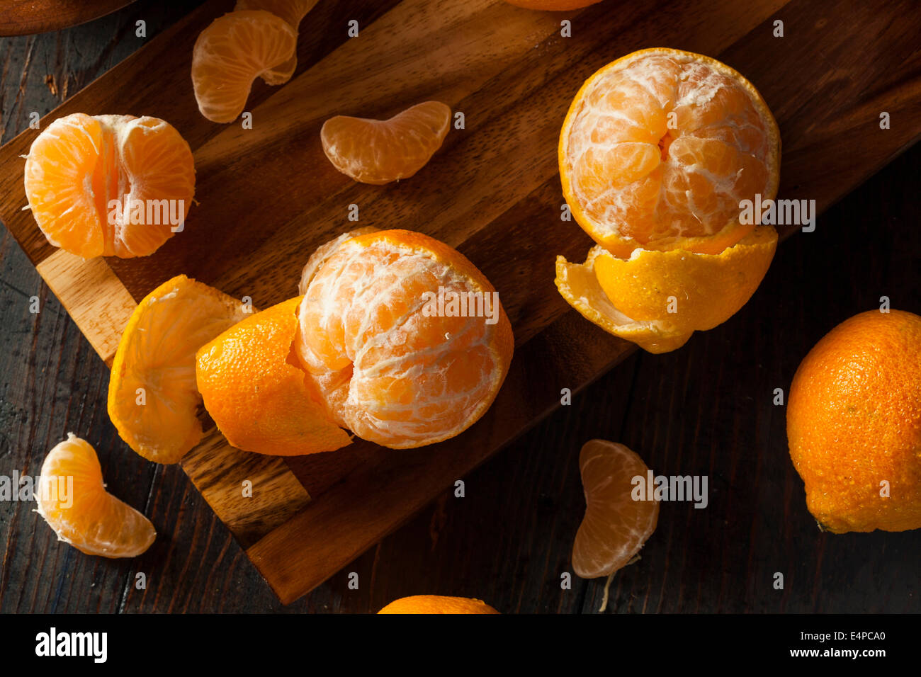 Fresh Raw Organic Mandarin Oranges Ready to Eat Stock Photo - Alamy