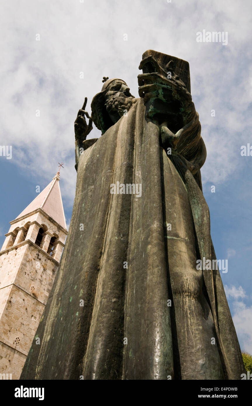 Gregorius nin statue split croatia hi-res stock photography and images ...