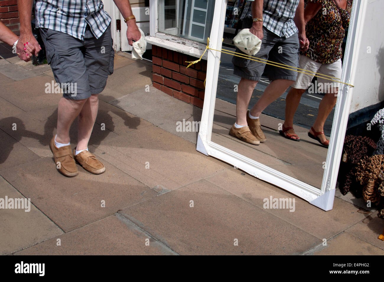 Mirror reflection couple hi-res stock photography and images - Alamy