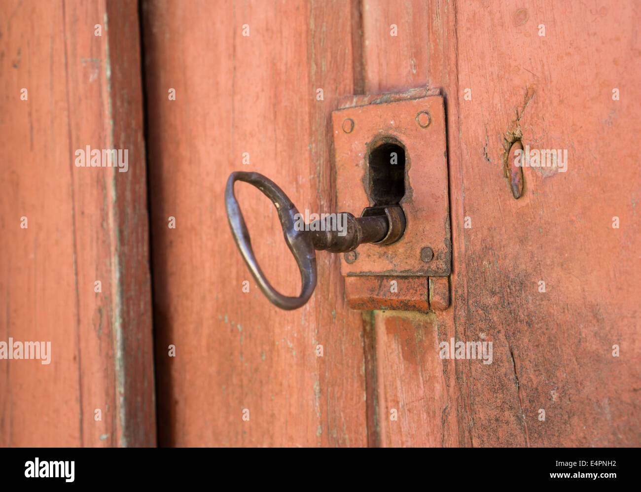 Old lock and door Stock Photo - Alamy