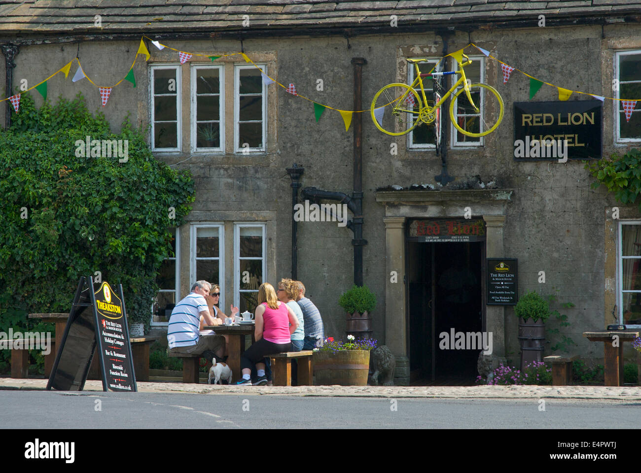 Wharfedale public house hi-res stock photography and images - Alamy