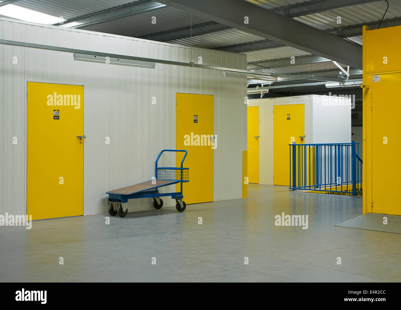 Corridor in self-store facility Stock Photo - Alamy
