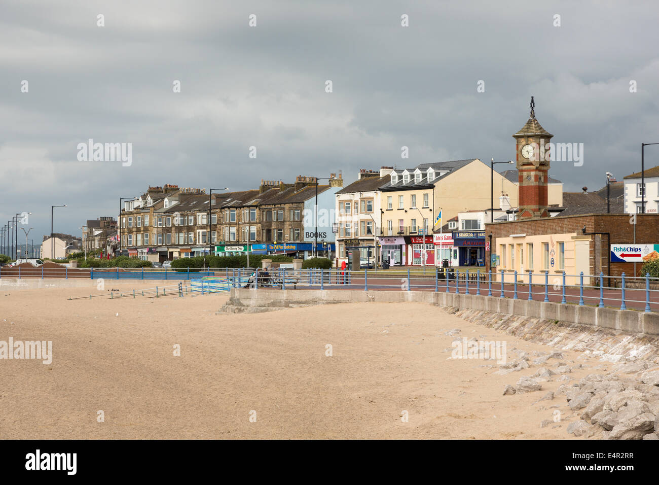 Beach at Morecambe, Lancashire, on an overcast day Stock Photo - Alamy
