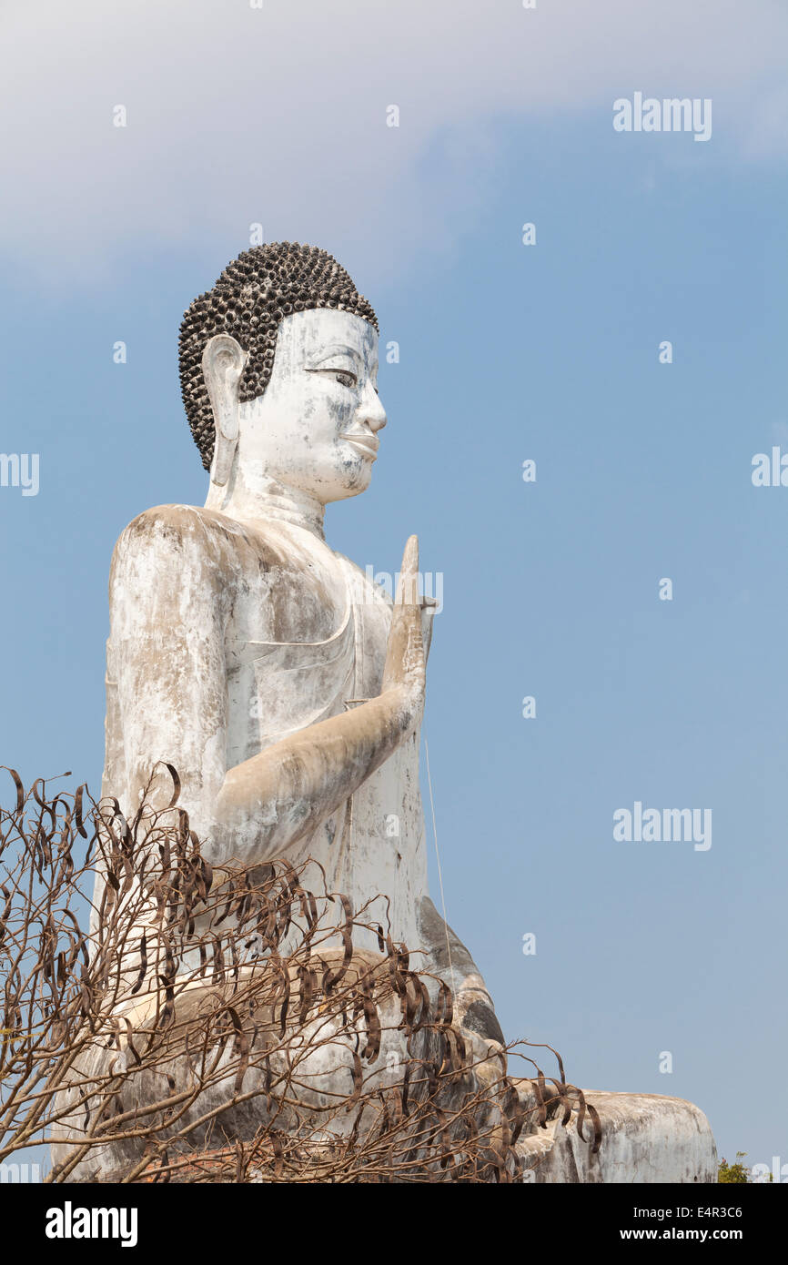Wat ek phnom temple cambodia hi-res stock photography and images - Alamy