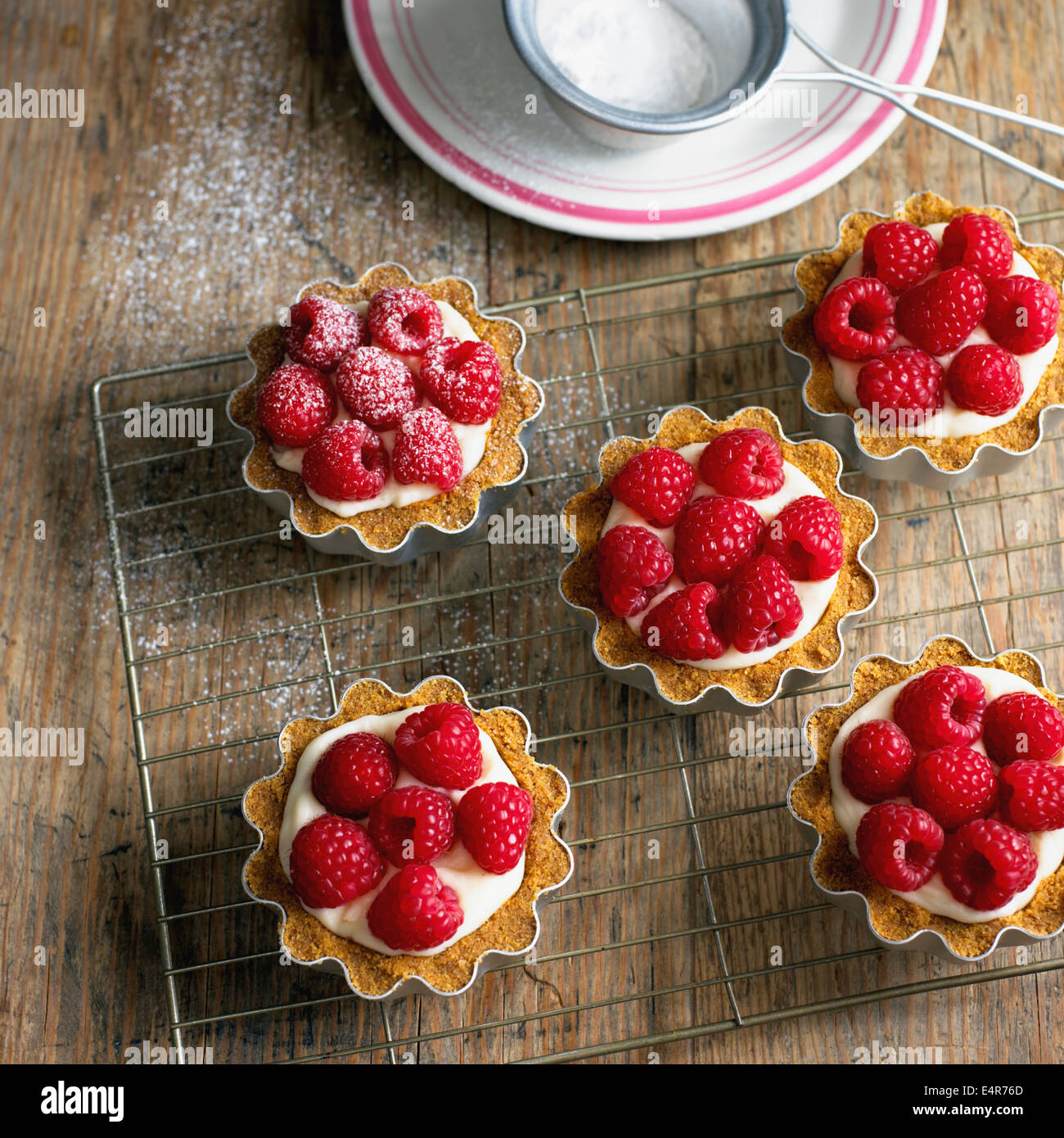 Close up view raspberry cake hi-res stock photography and images - Alamy