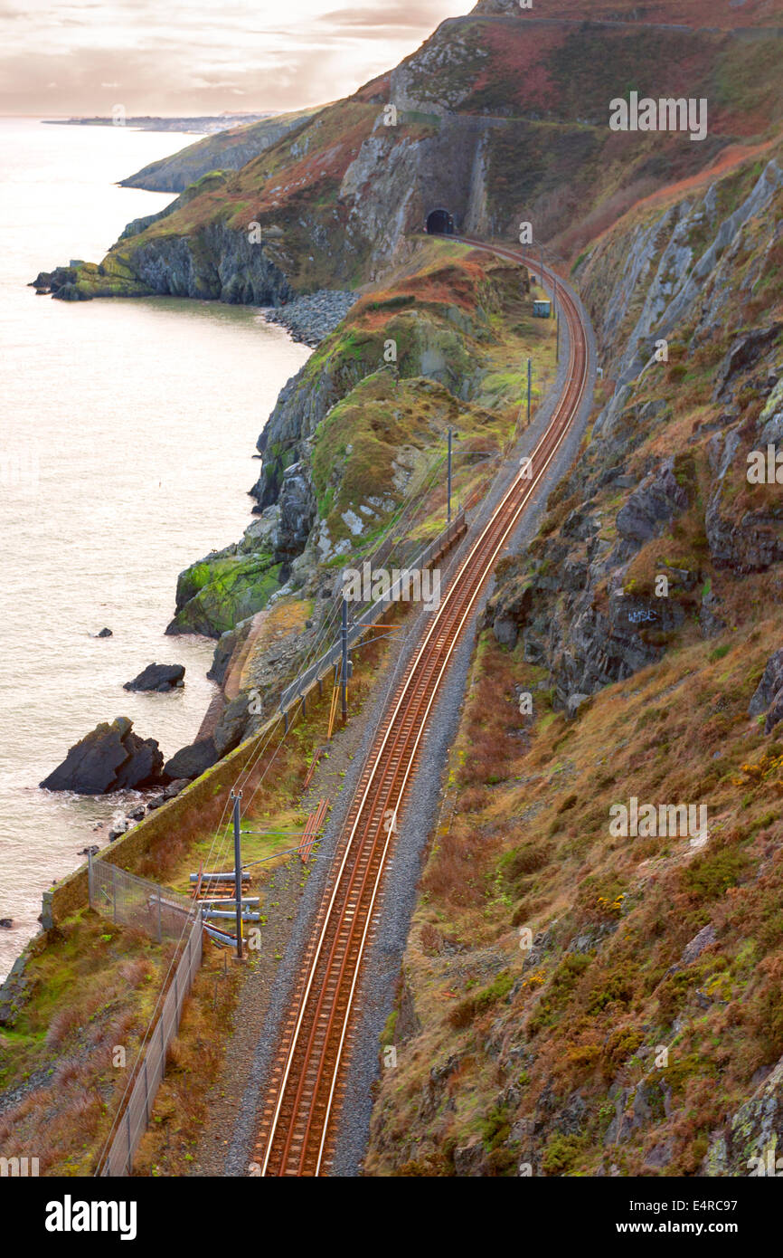 Cliff railroad hi-res stock photography and images - Alamy