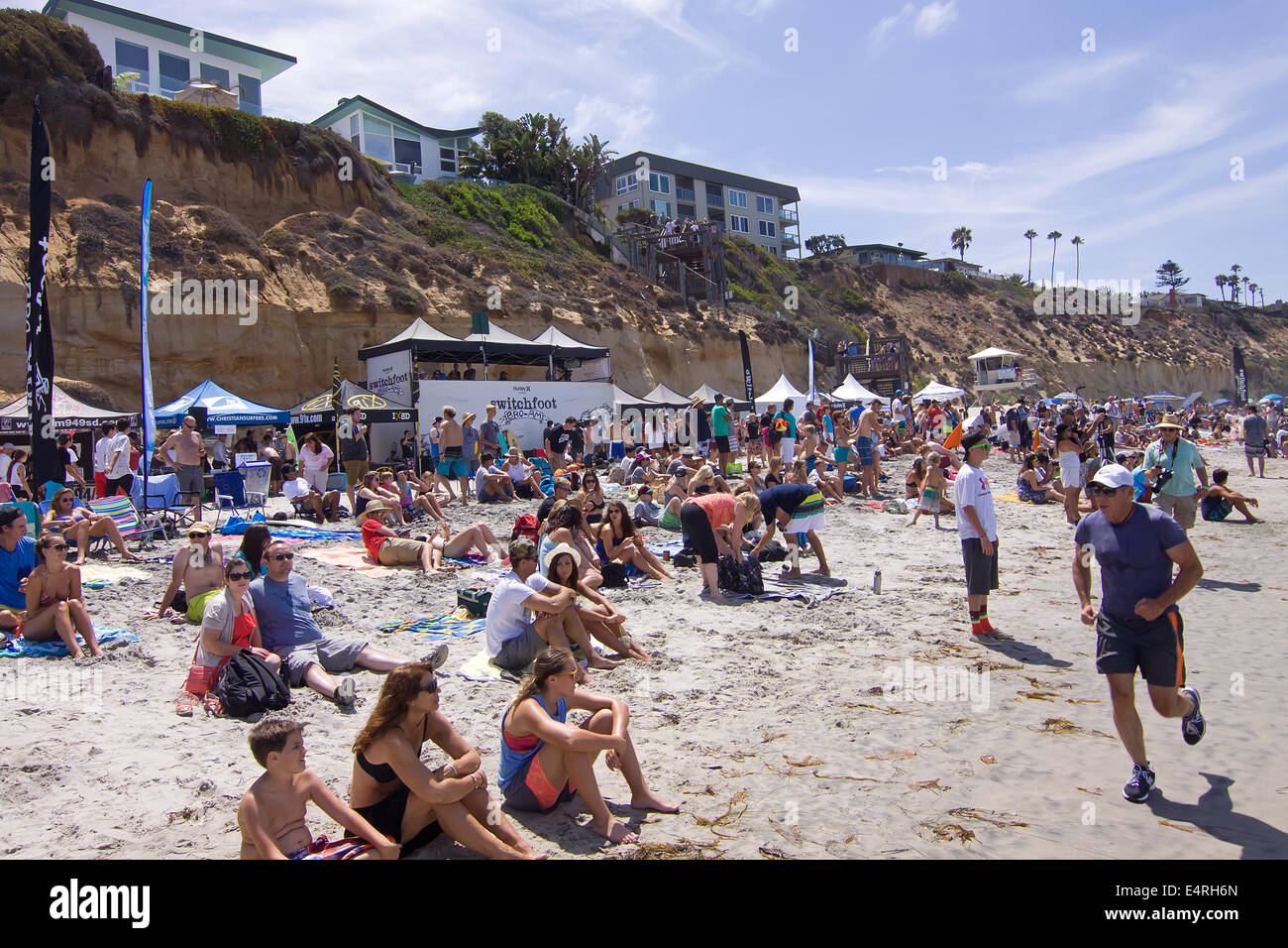Crowd shots of the 2014 Bro-Am surfing competition and the following ...