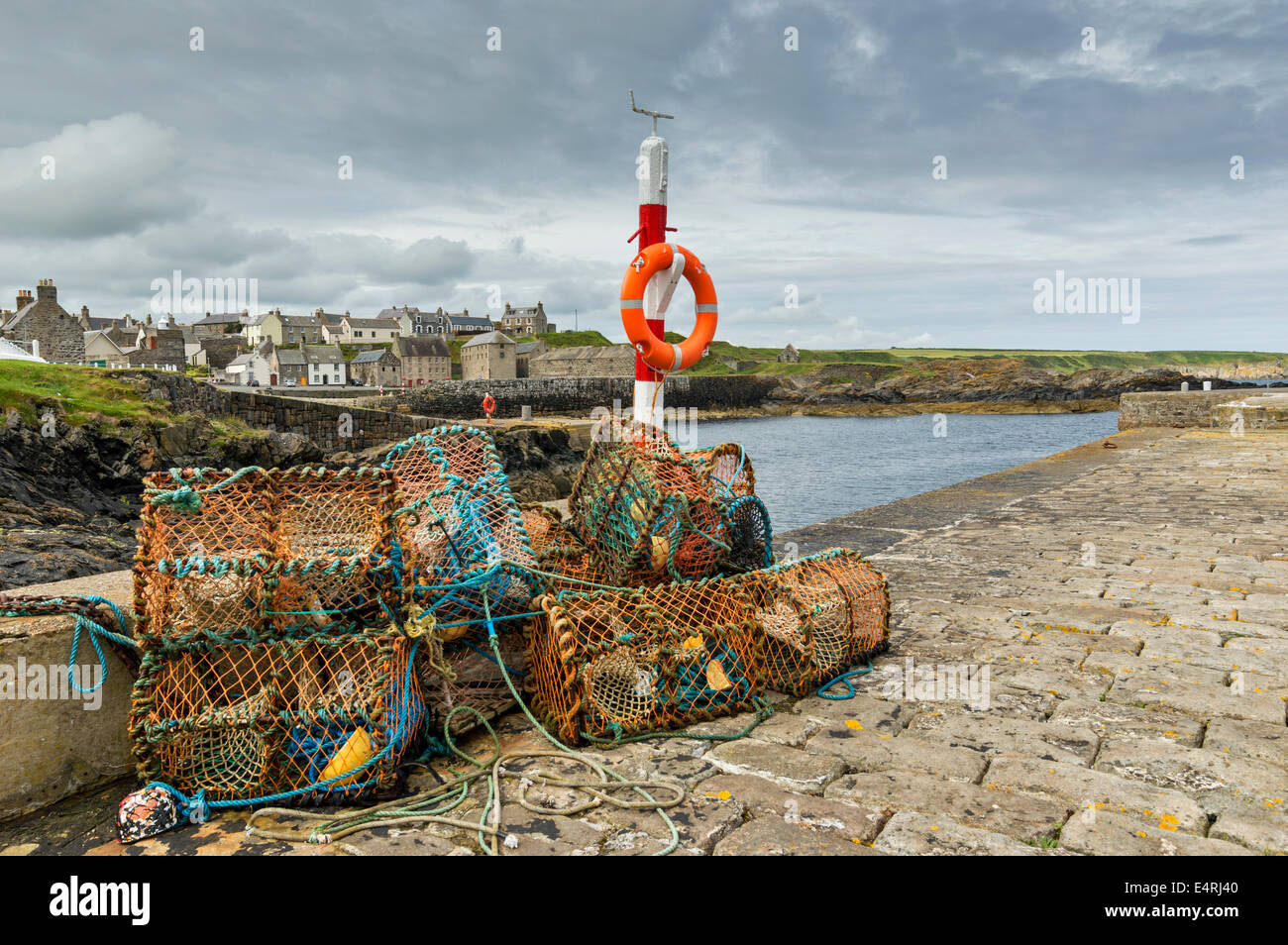 Harbour walls hi-res stock photography and images - Alamy