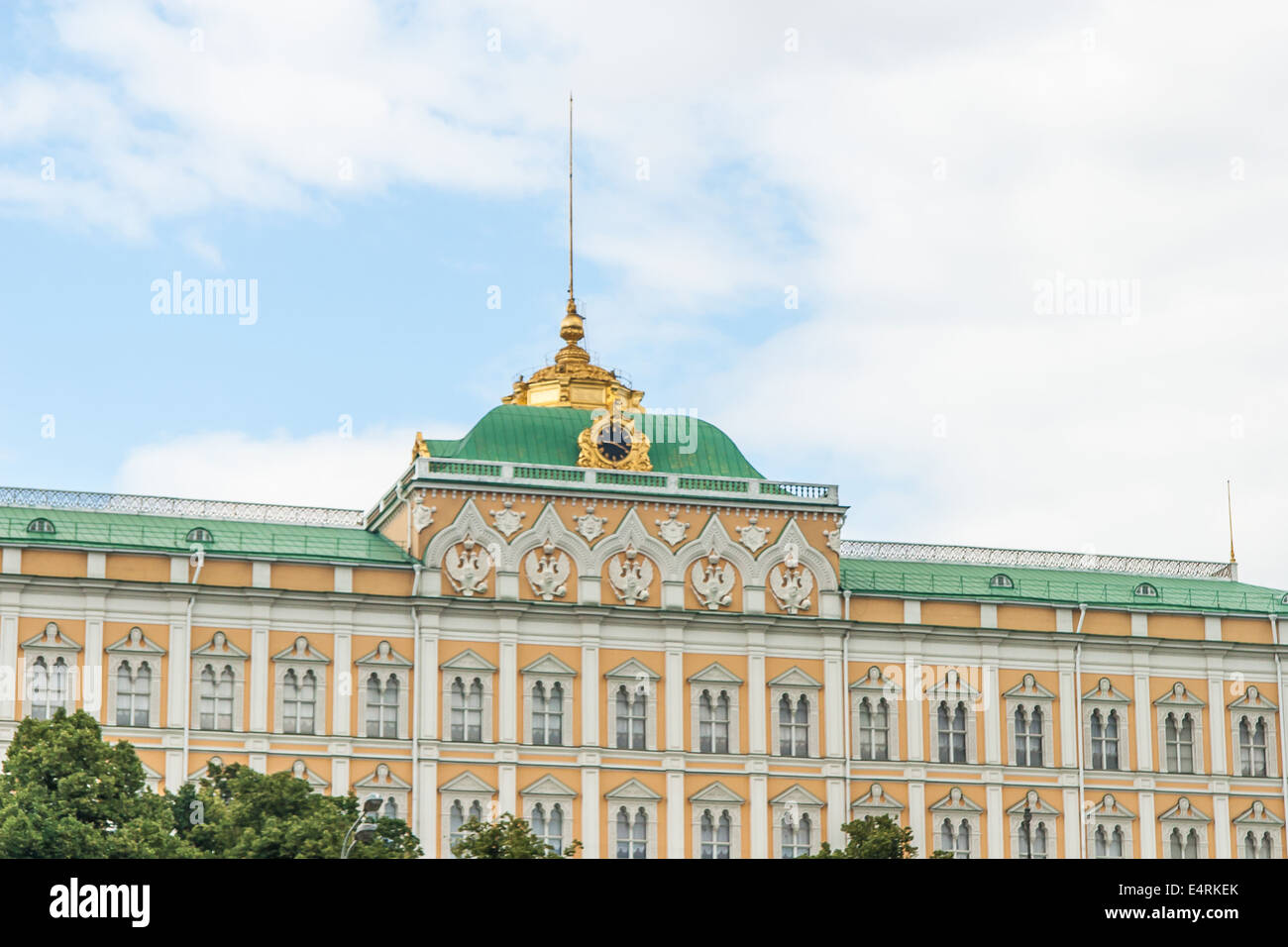 Moscow Kremlin Building in summer time Stock Photo - Alamy