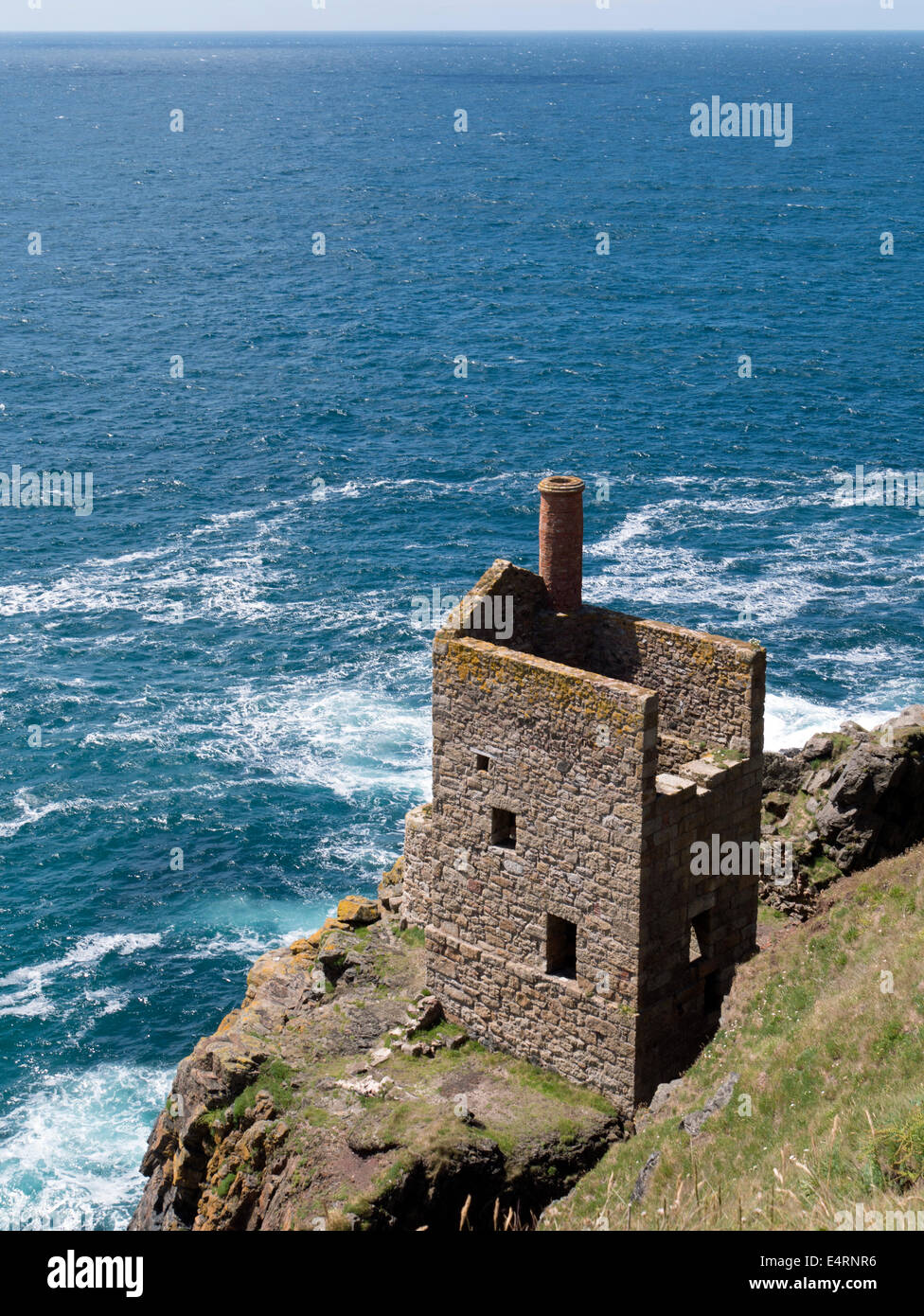 Crown mines, cornwall hi-res stock photography and images - Alamy