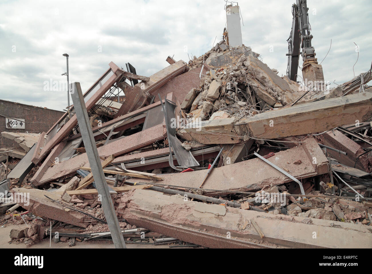 House collapse High Resolution Stock Photography and Images - Alamy