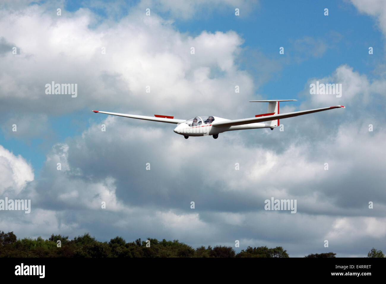 Glider landing hi-res stock photography and images - Alamy
