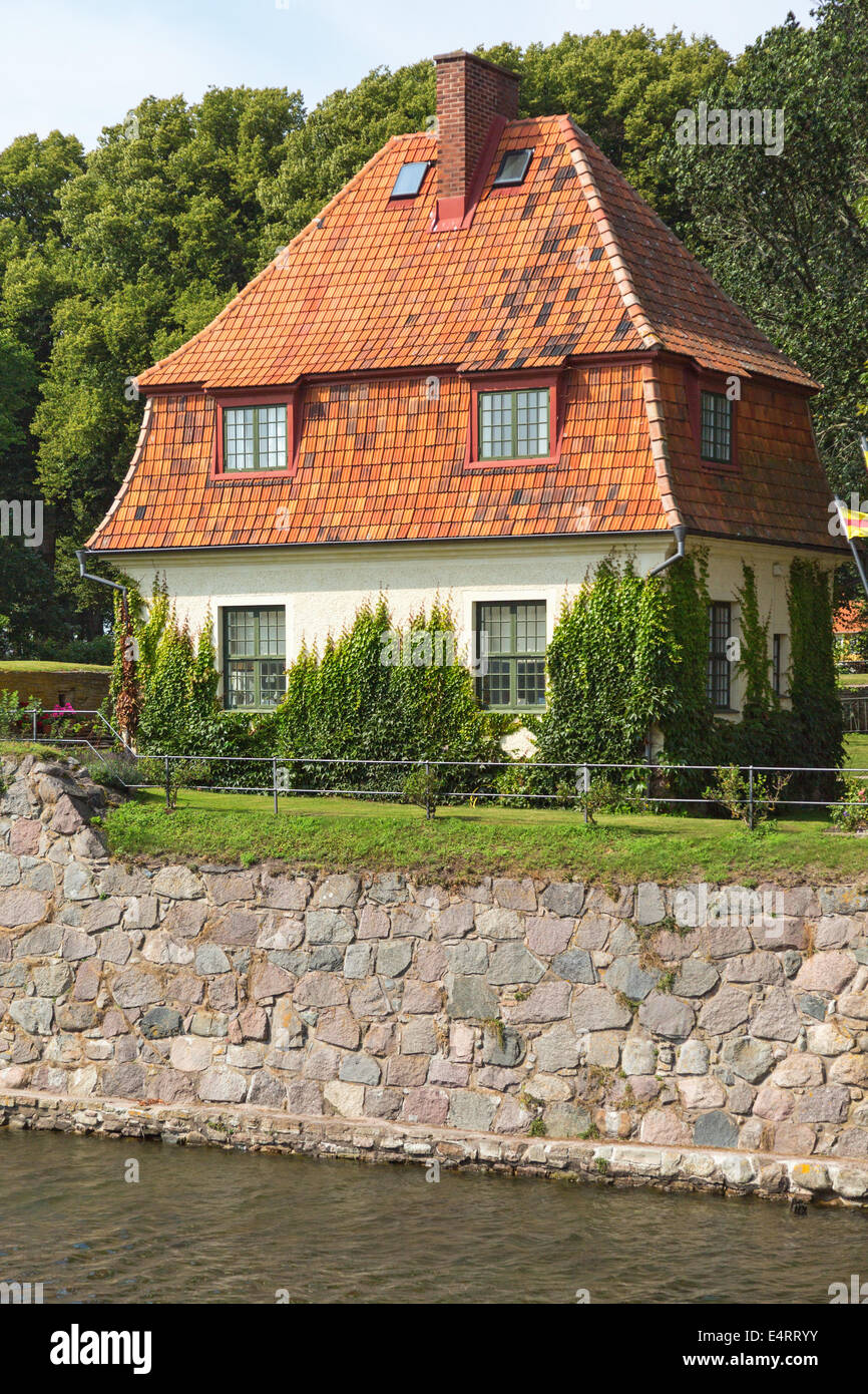 Drawbridge at the moat to the castle Stock Photo - Alamy