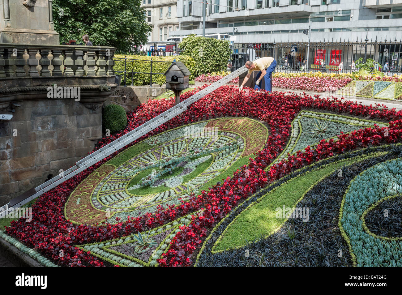 Floral clock europe hi-res stock photography and images - Alamy