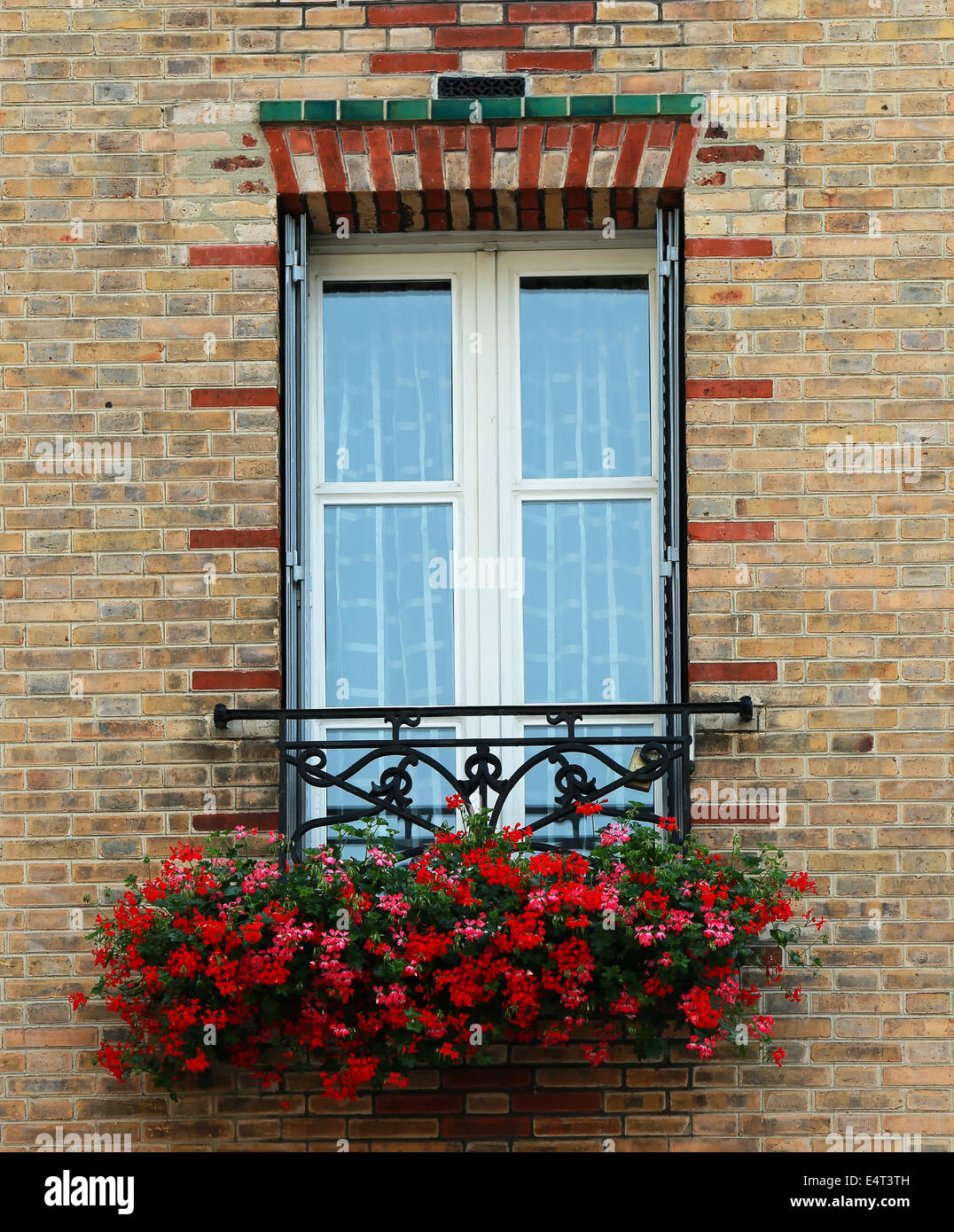 Typical paris window frame hi-res stock photography and images - Alamy