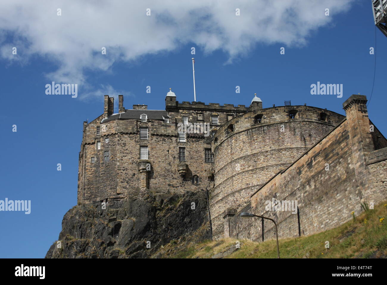 Edinburgh Castle from Johnston Terrace Stock Photo - Alamy