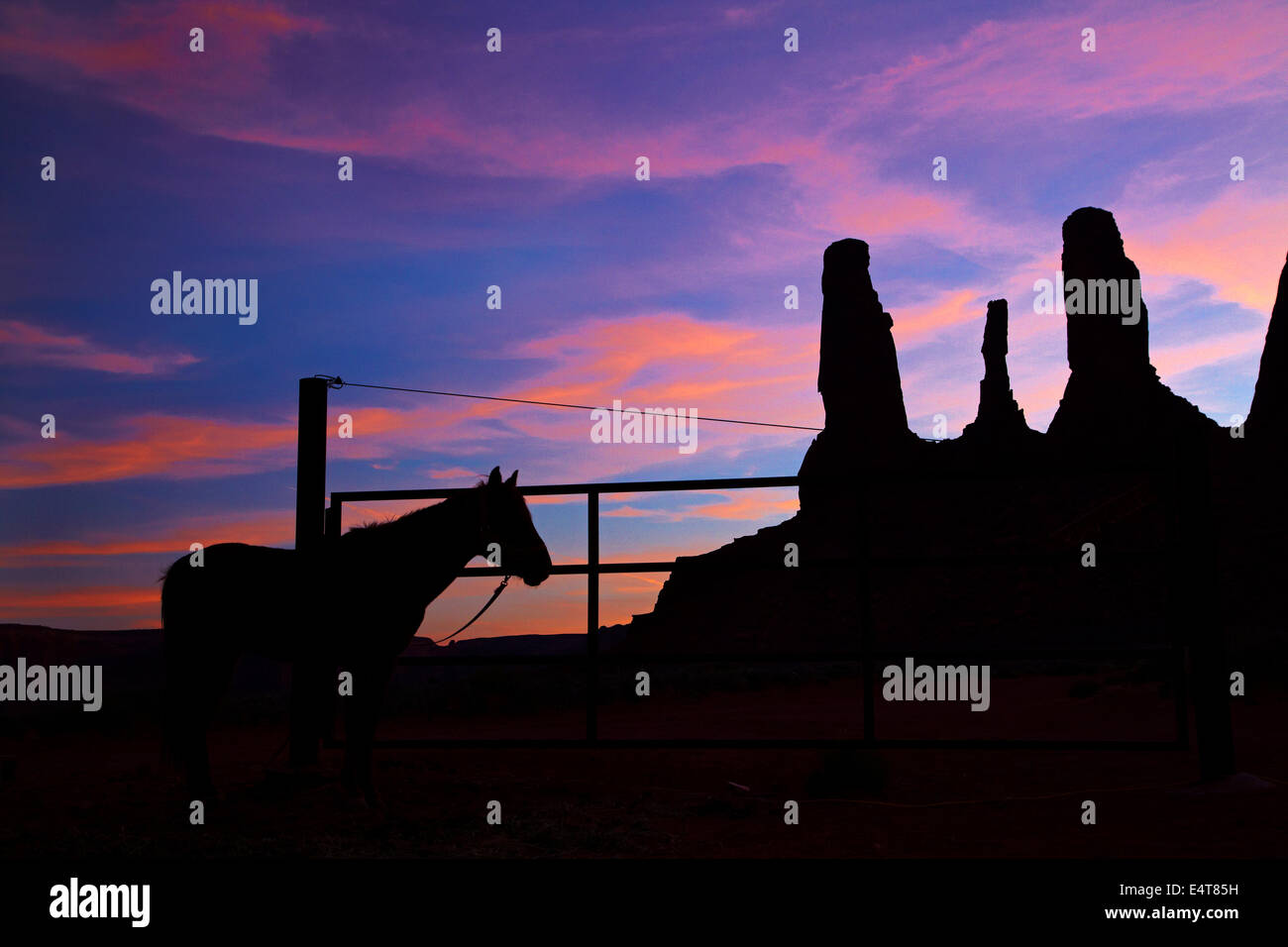 Three sisters sunset hi-res stock photography and images - Alamy