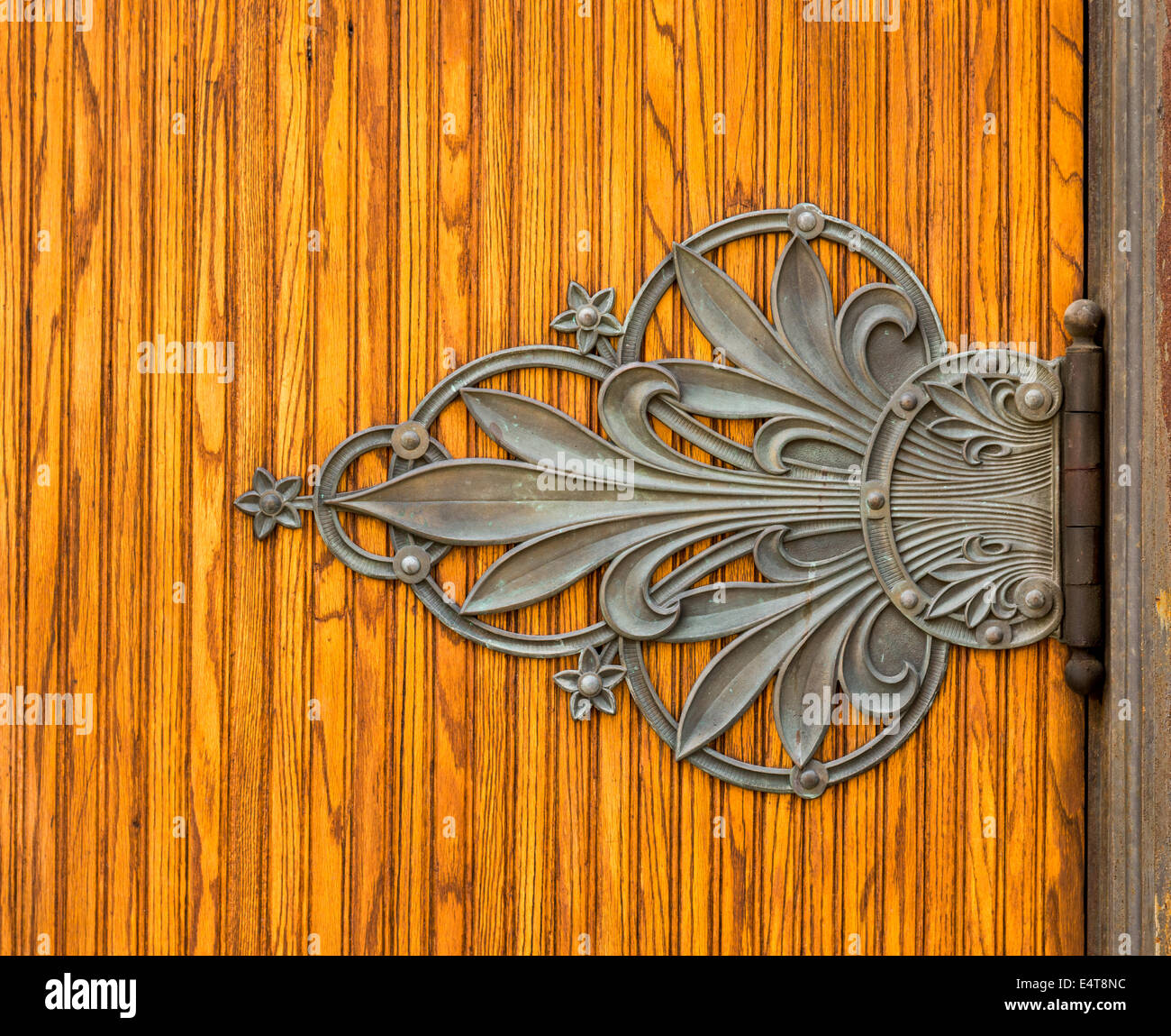 Ornate hinge church door hi-res stock photography and images - Alamy