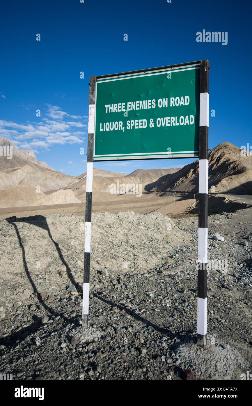 Road safety sign. Good advice on a very dangerous high altitude ...