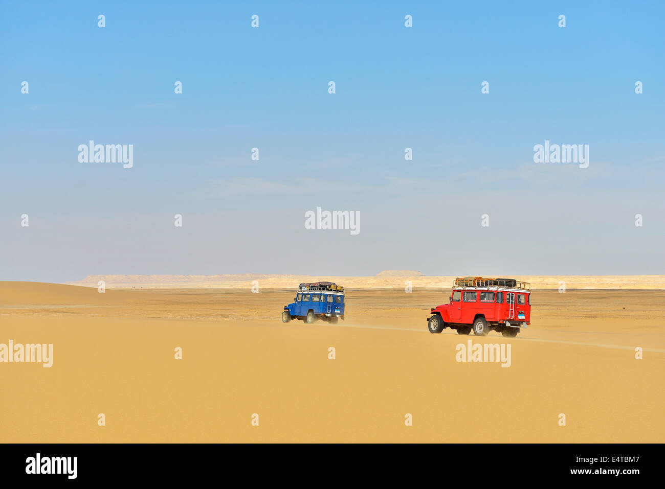 Four Wheel Drive Cars in Desert, Matruh Governorate, Libyan Desert ...