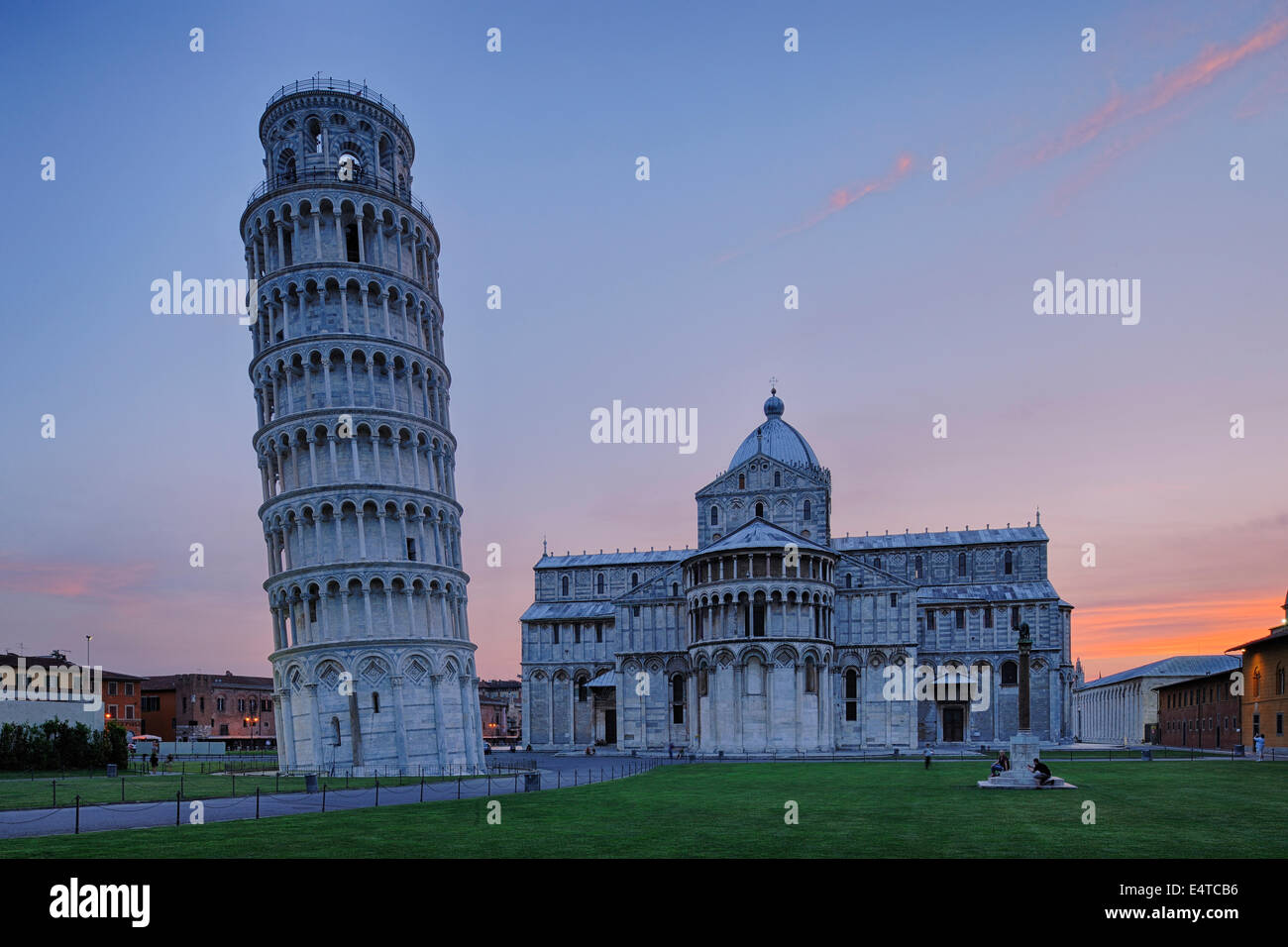 Leaning Tower of Pisa and Duomo de Pisa at Sunset, Piazza dei Miracoli ...