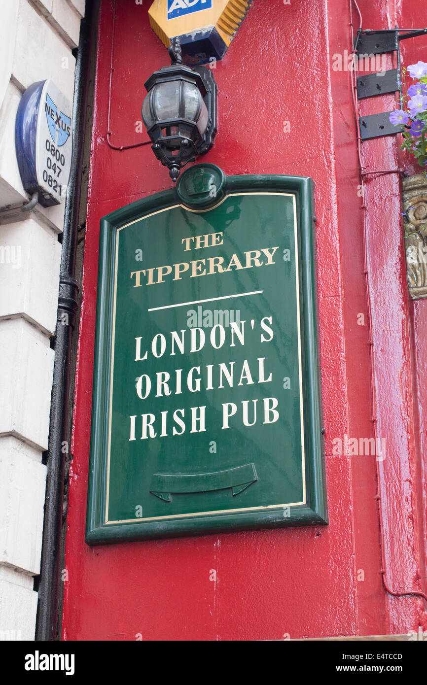 The Tipperary Irish Pub in Fleet Street London Stock Photo - Alamy