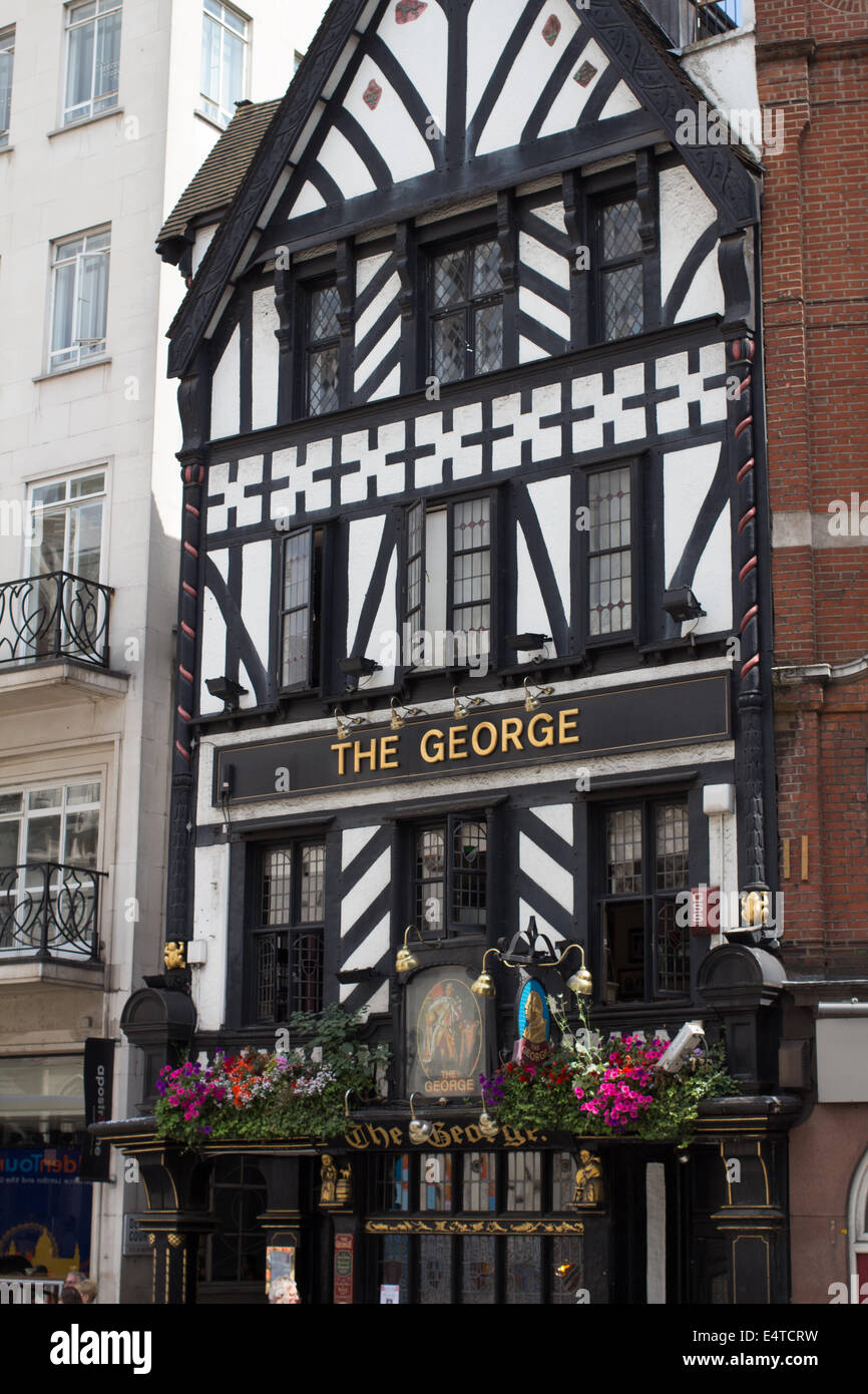 Pub george london fleet street hi-res stock photography and images - Alamy
