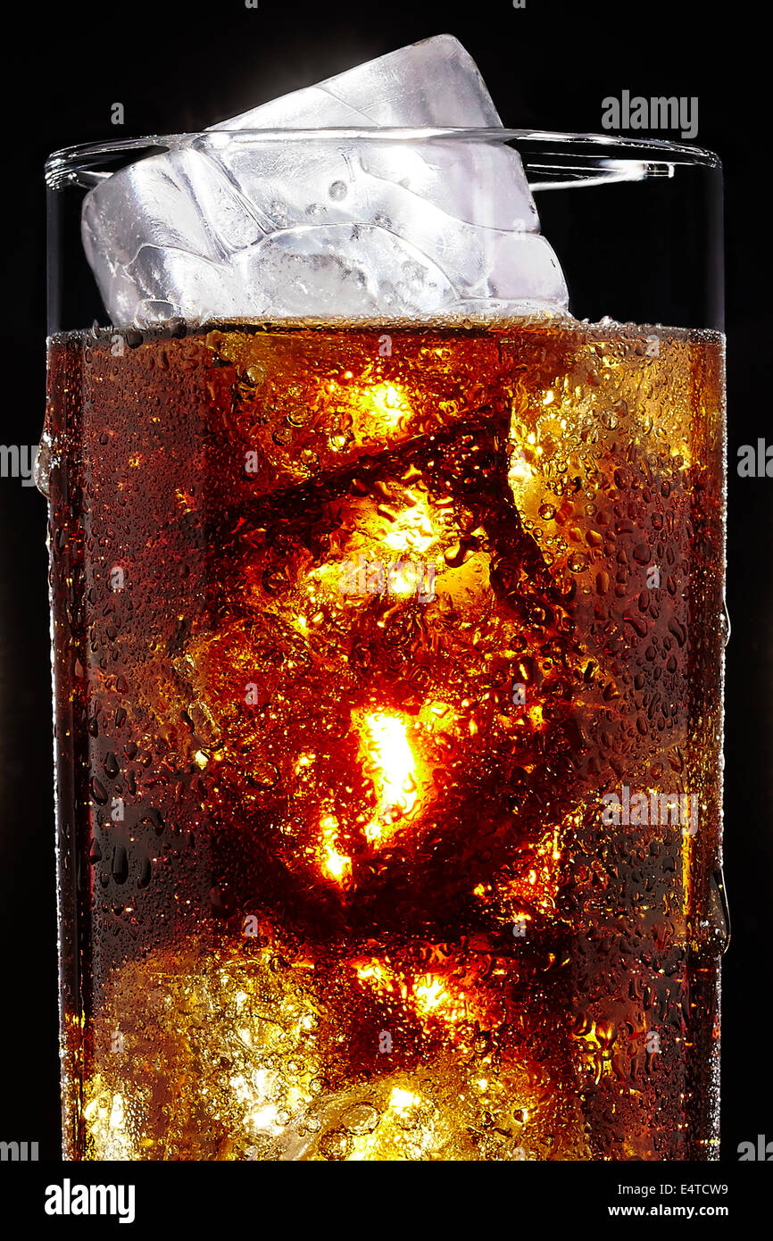 Soda with ice cubes hi-res stock photography and images - Alamy
