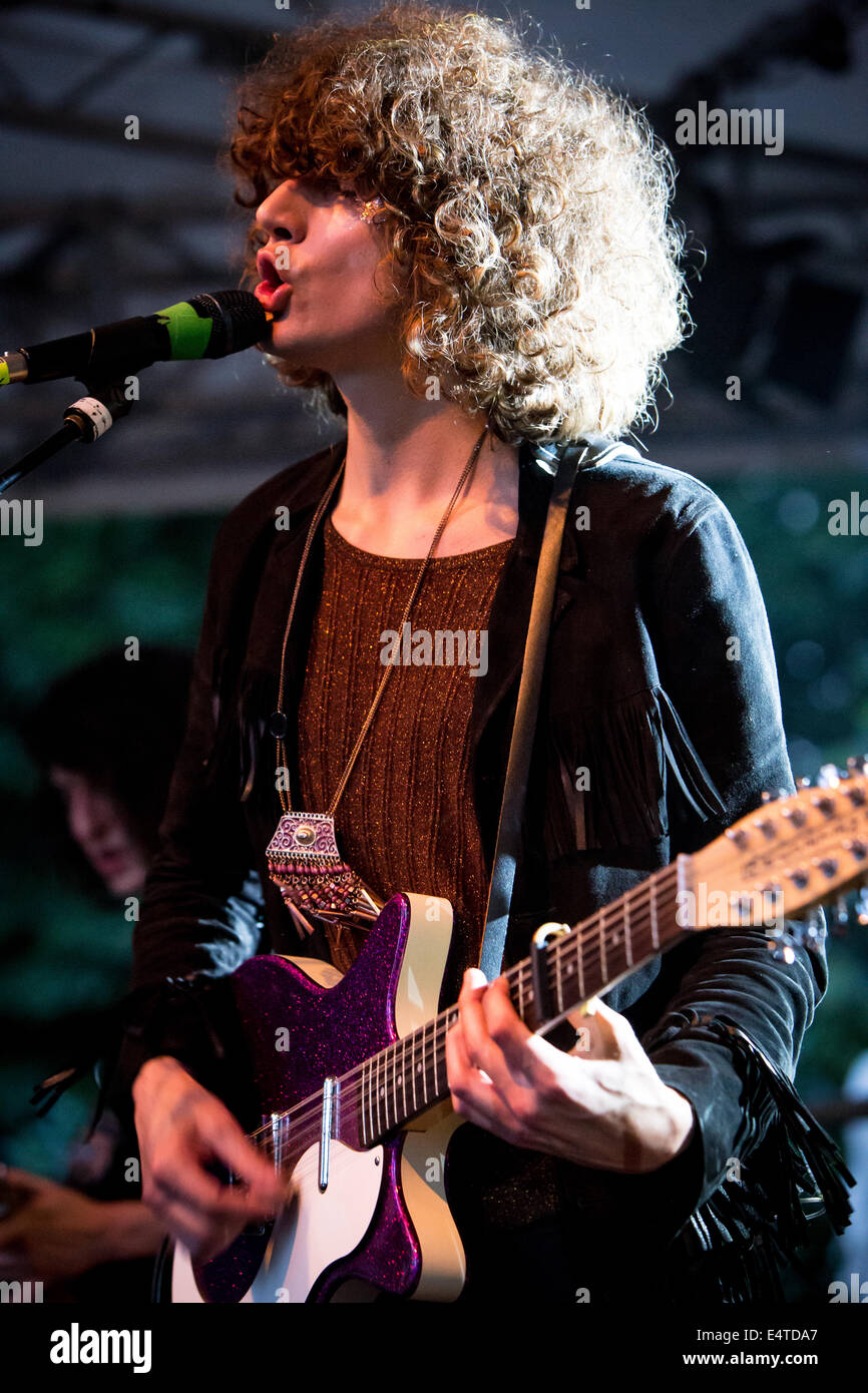 Temples band hi-res stock photography and images - Alamy