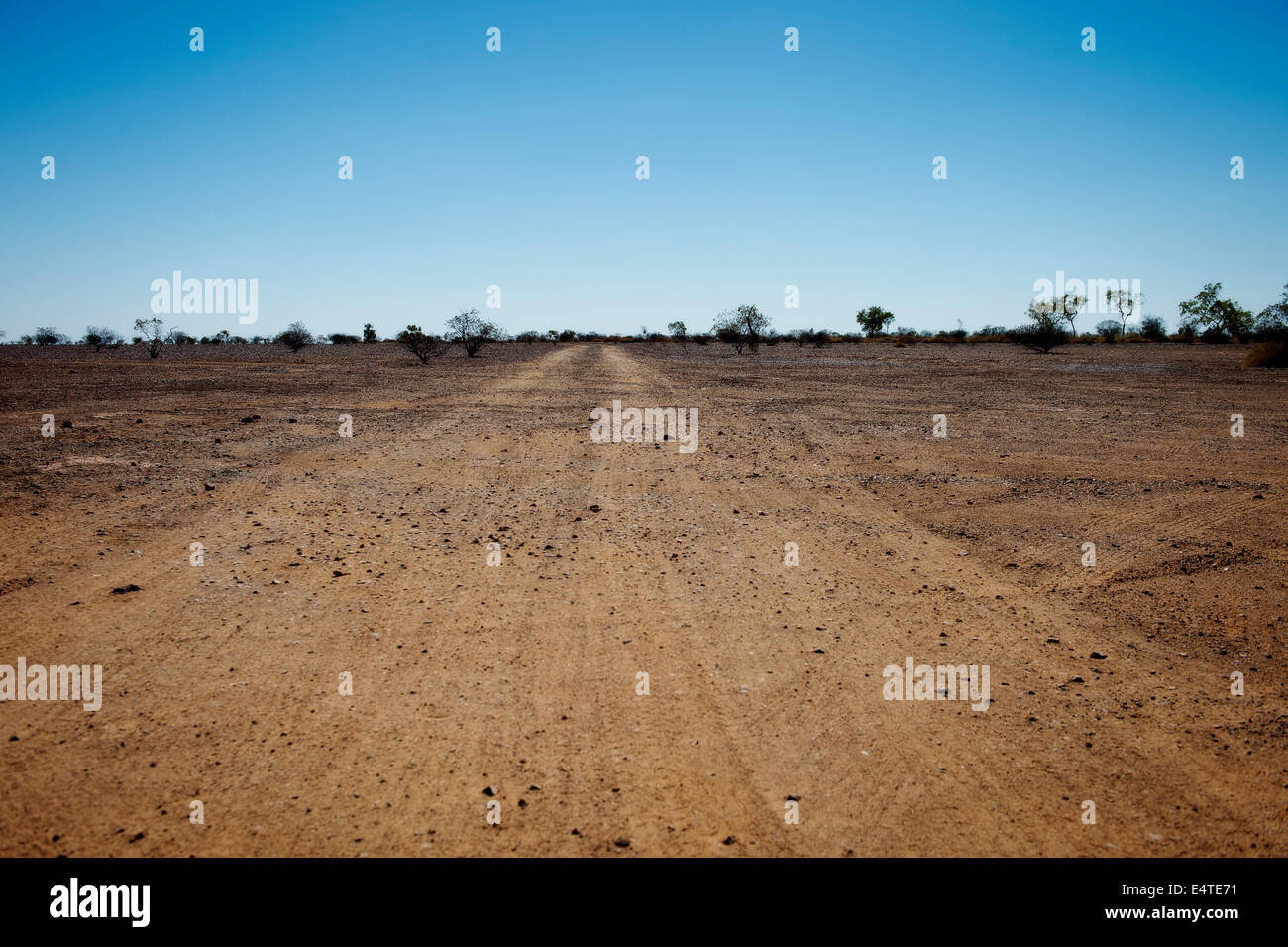 Dry, dusty dirt road in the outback of Australia Stock Photo - Alamy