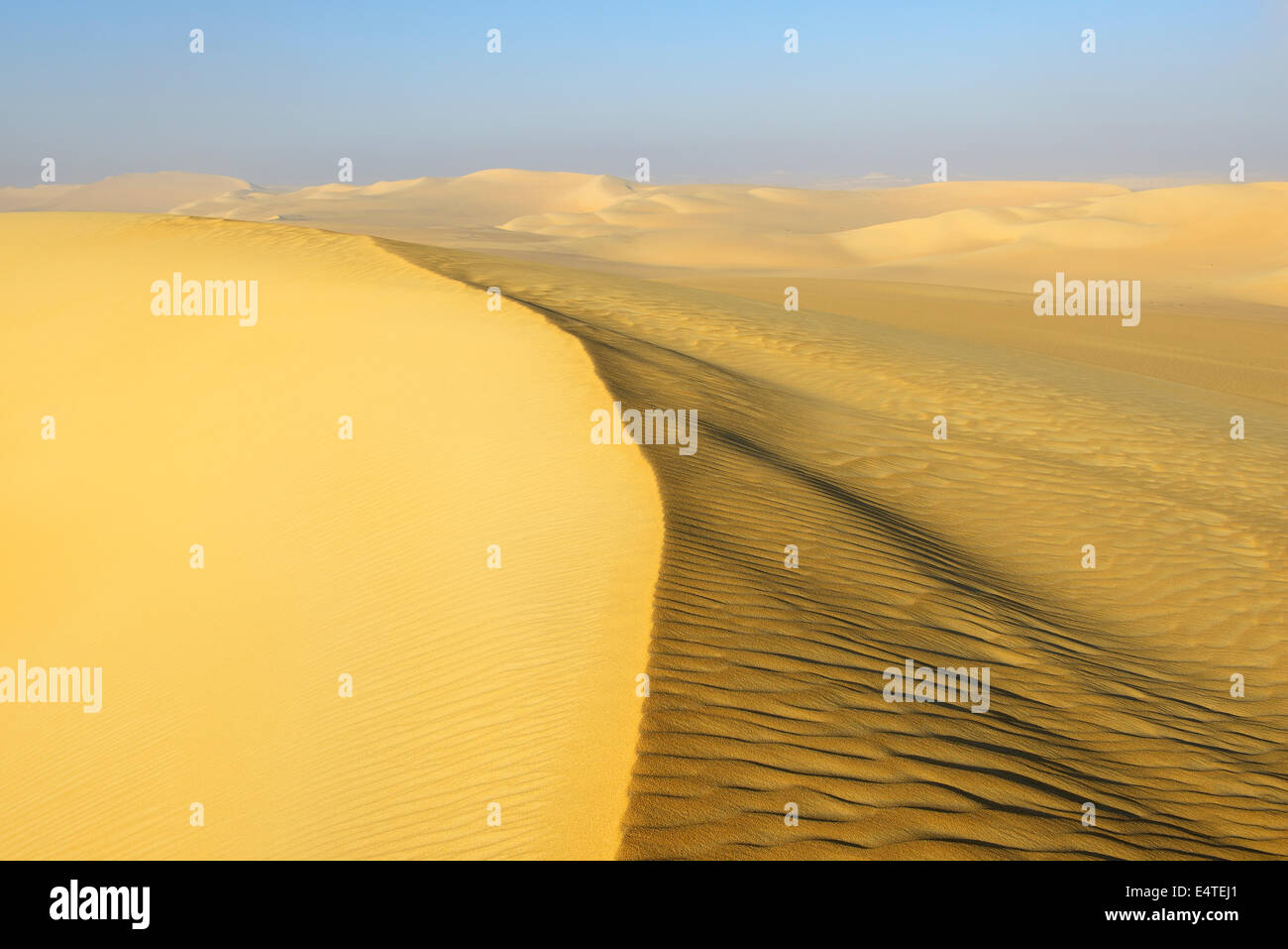 Egypt upper egypt libyan desert hi-res stock photography and images - Alamy