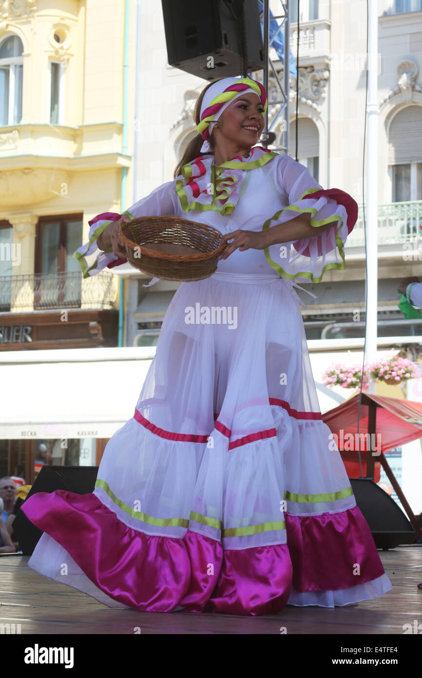 Folk groups Colombia Folklore Foundation from Santiago de Cali, during ...