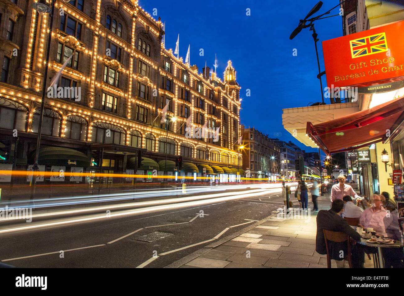 Harrods knightsbridge london uk hi-res stock photography and images - Alamy
