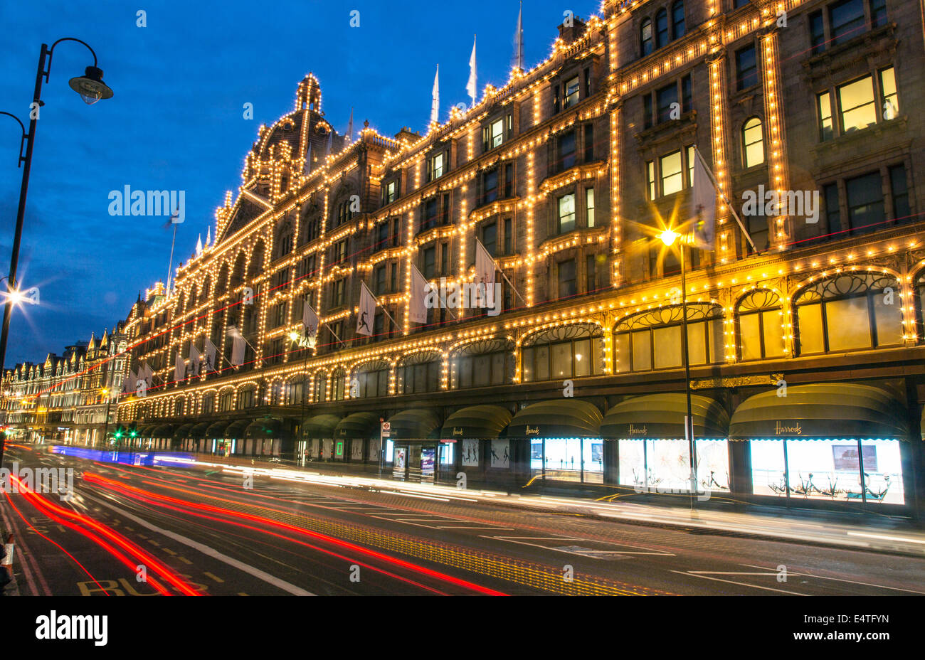 Harrods at night hi-res stock photography and images - Alamy