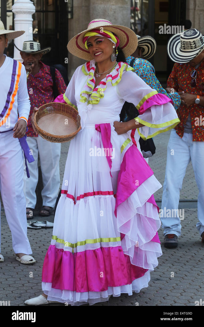 Folk groups Colombia Folklore Foundation from Santiago de Cali, during ...