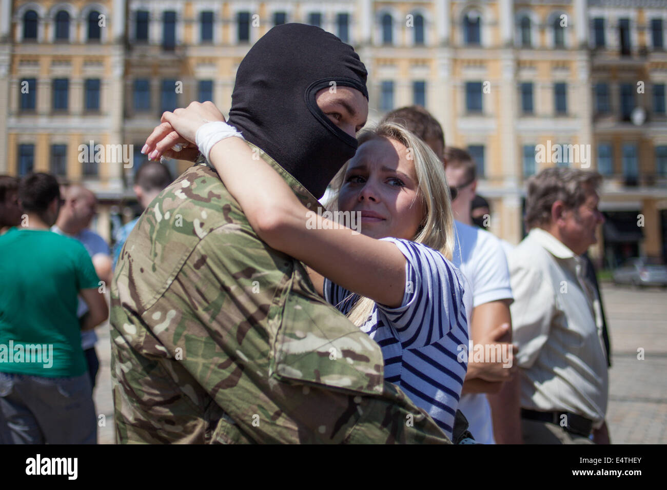 Soldier hugs girlfriend on eve hi-res stock photography and images - Alamy