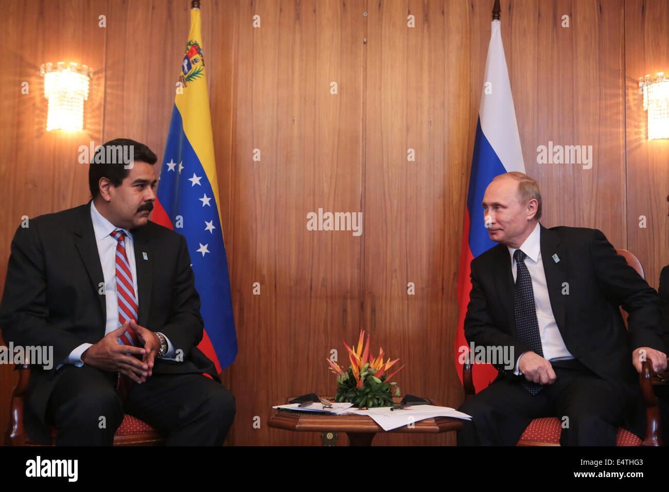 Maduro putin hi-res stock photography and images - Alamy