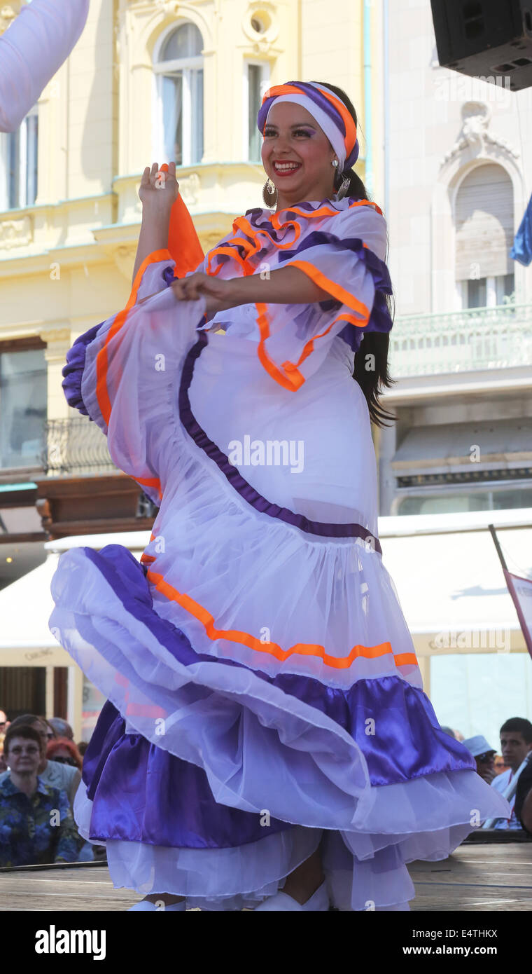 Folk groups Colombia Folklore Foundation from Santiago de Cali, during ...