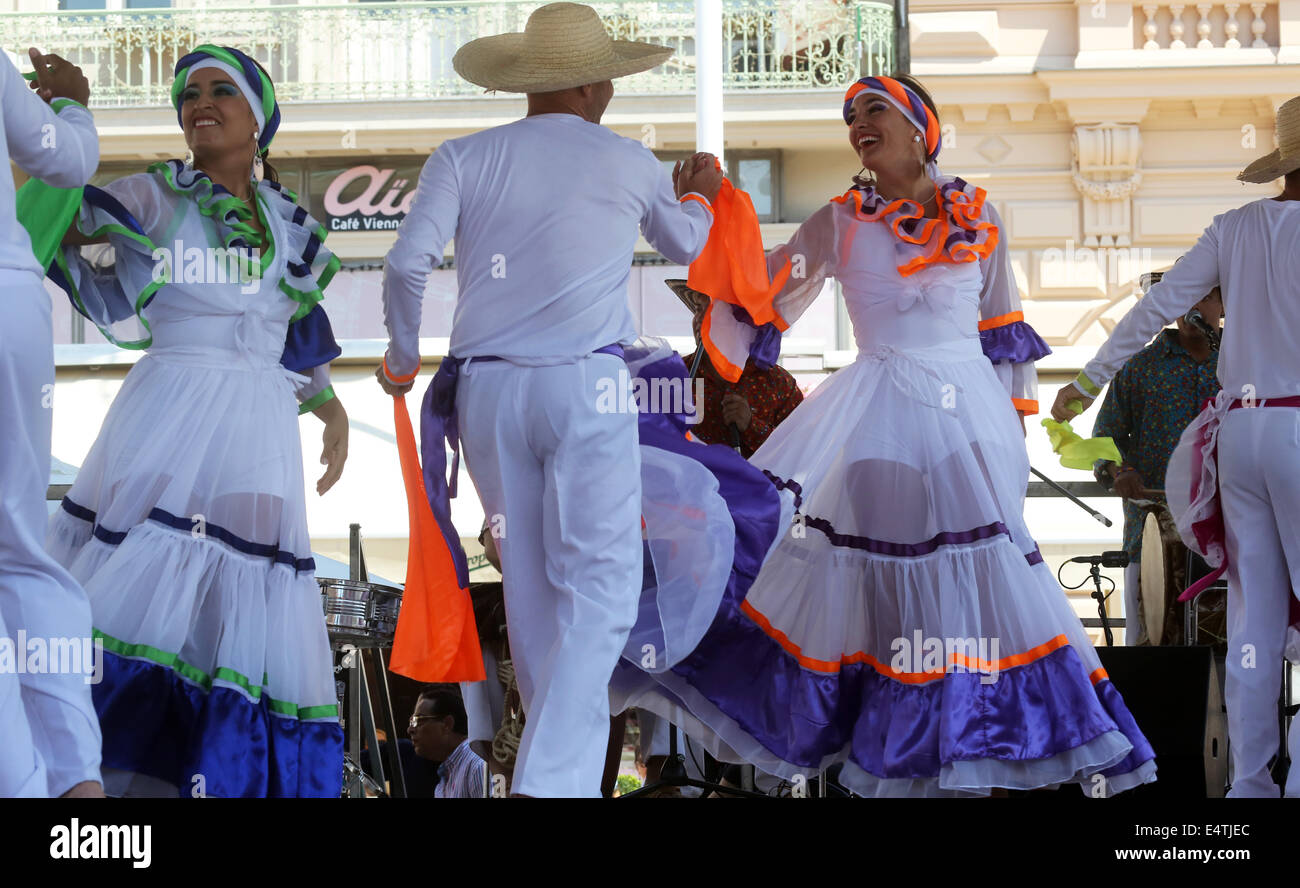Folk groups Colombia Folklore Foundation from Santiago de Cali, during ...