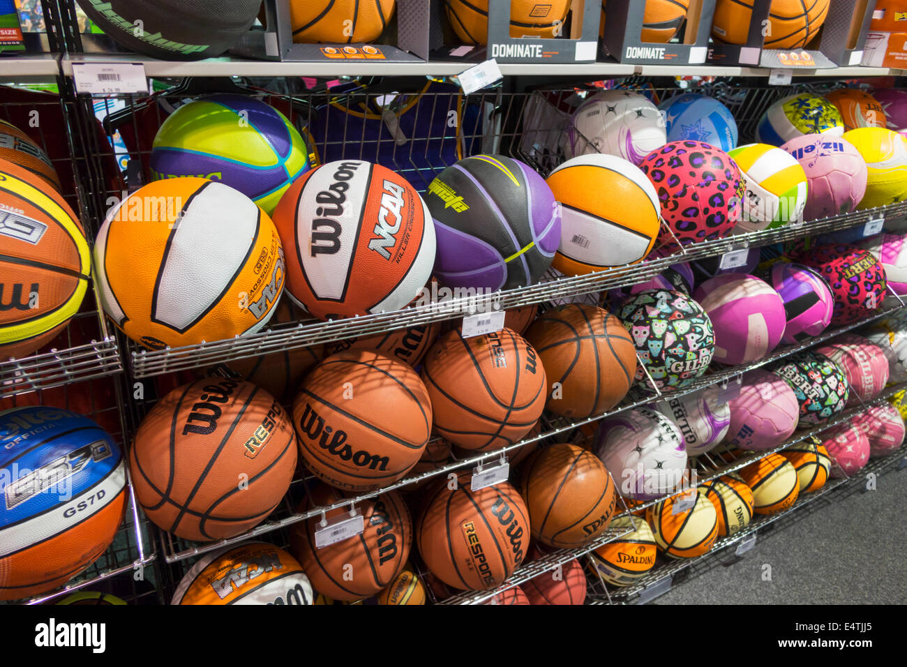 Melbourne Australia,Central,sale,shopping shopper shoppers shop shops ...