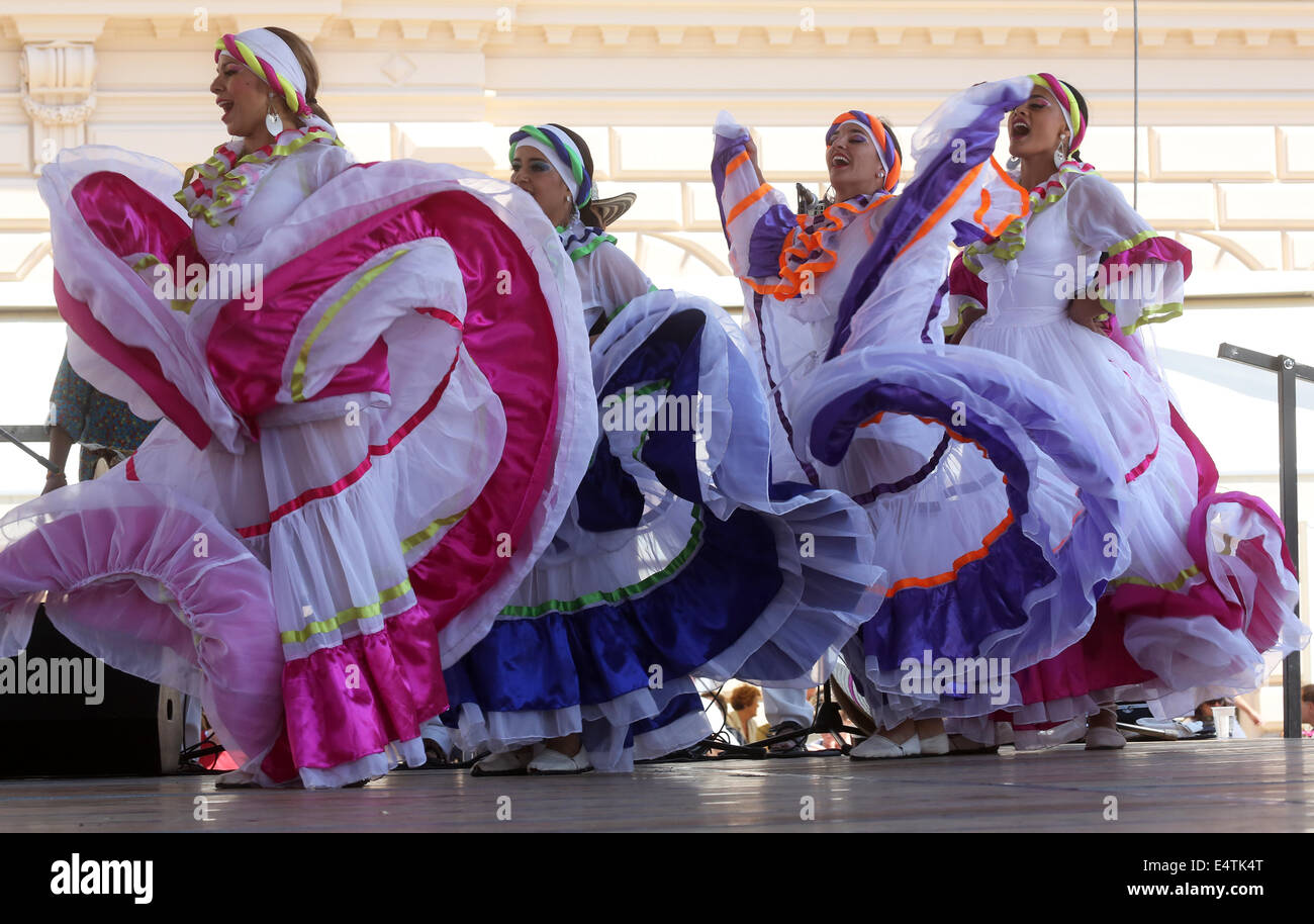 Folk groups Colombia Folklore Foundation from Santiago de Cali, during ...